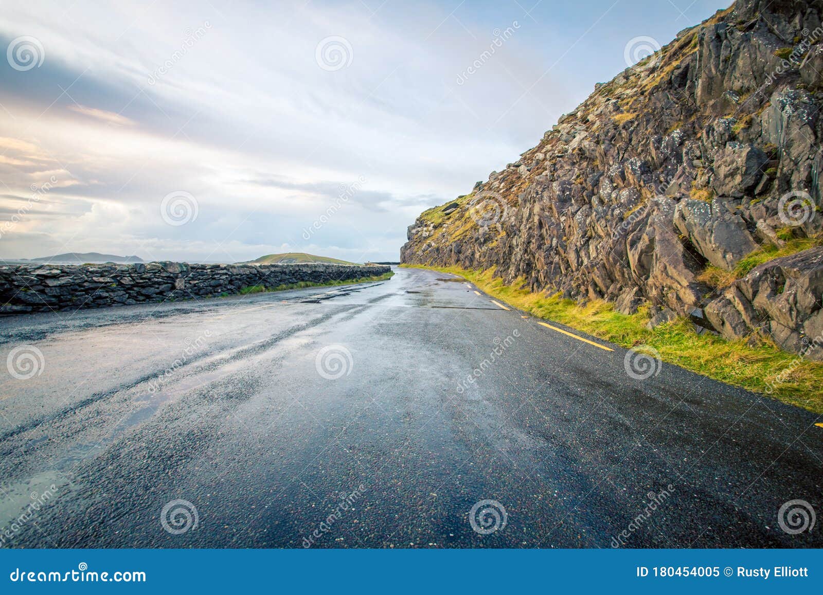 Road on the Dingle Peninsula Stock Image - Image of dingle, ireland ...