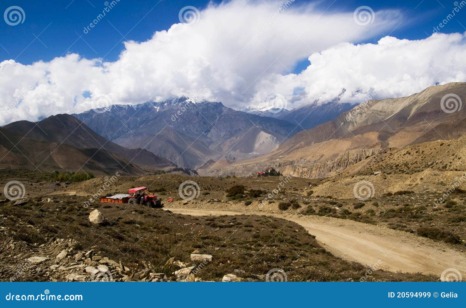 Road in Himalayas, Nepal stock image. Image of massif - 20594999