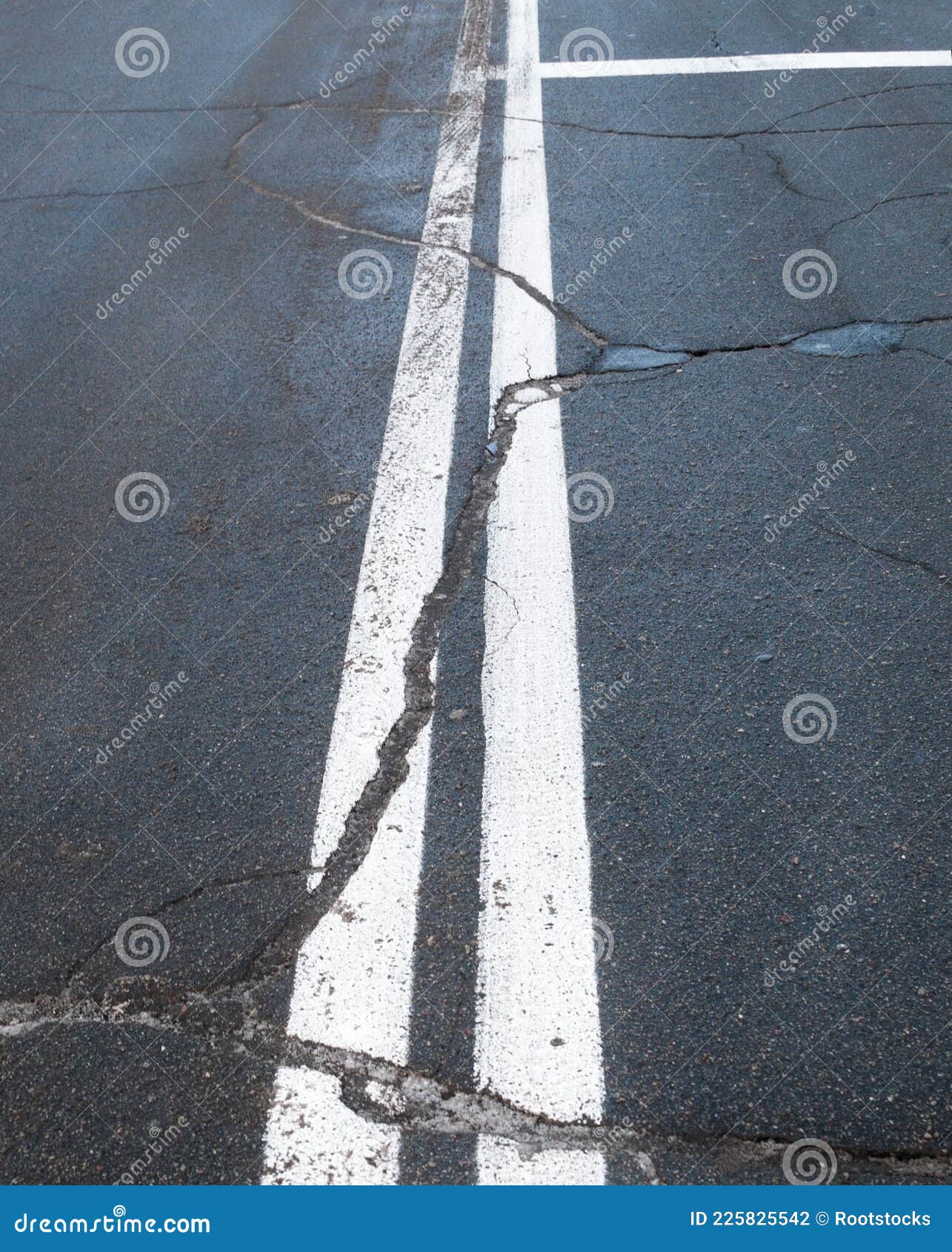 Road with Road Marking Lines Stock Photo - Image of double, concrete ...