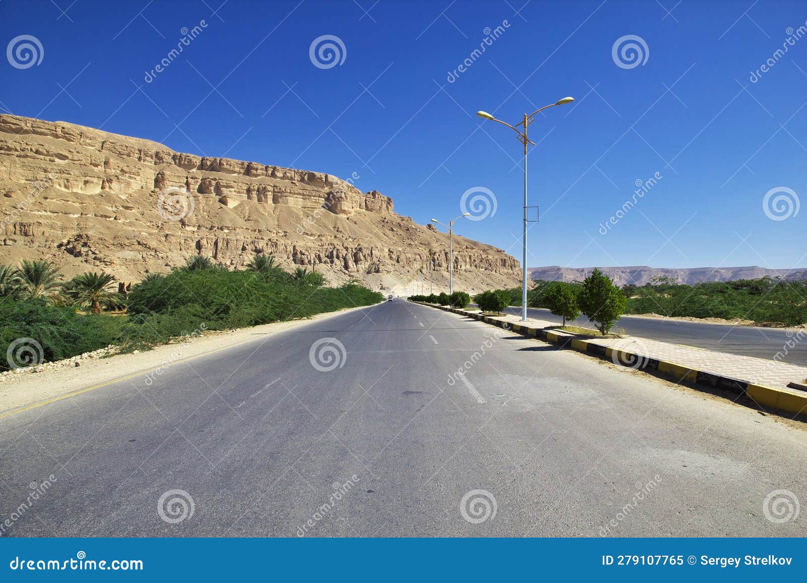 The Road in Mountains in Wadi Hadhramaut, Yemen Stock Image - Image of ...