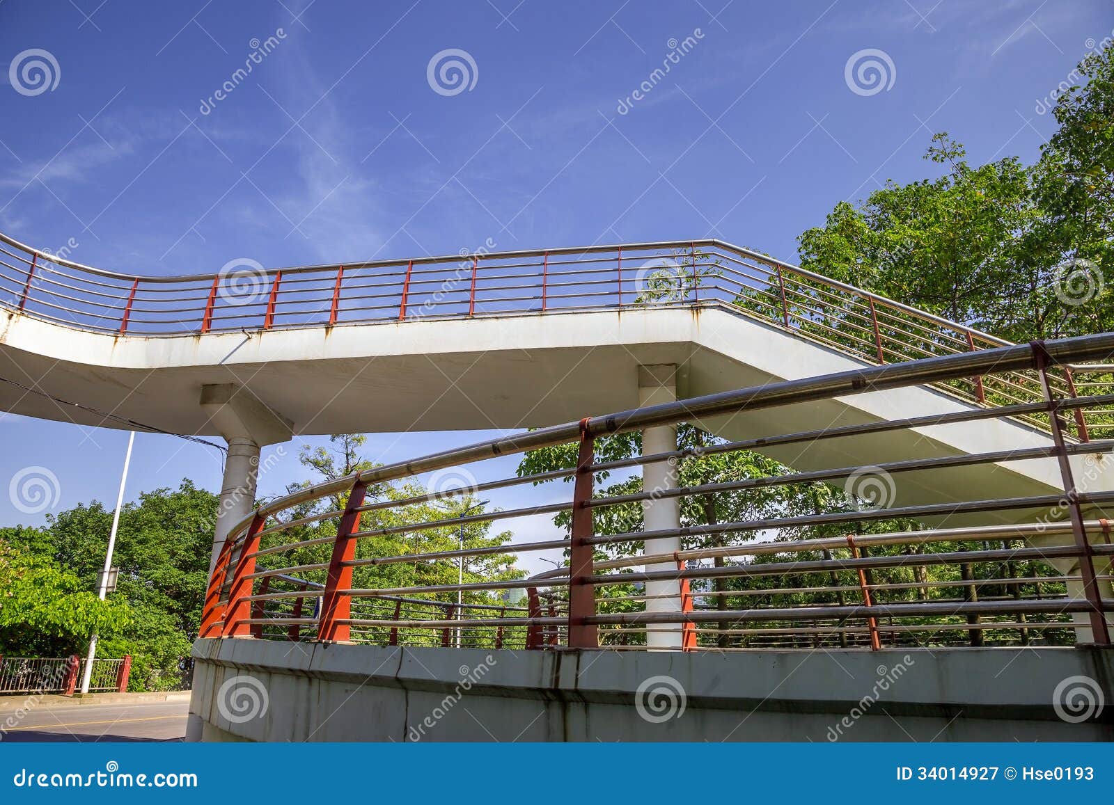 Road Overpass Picture. Image: 34014927