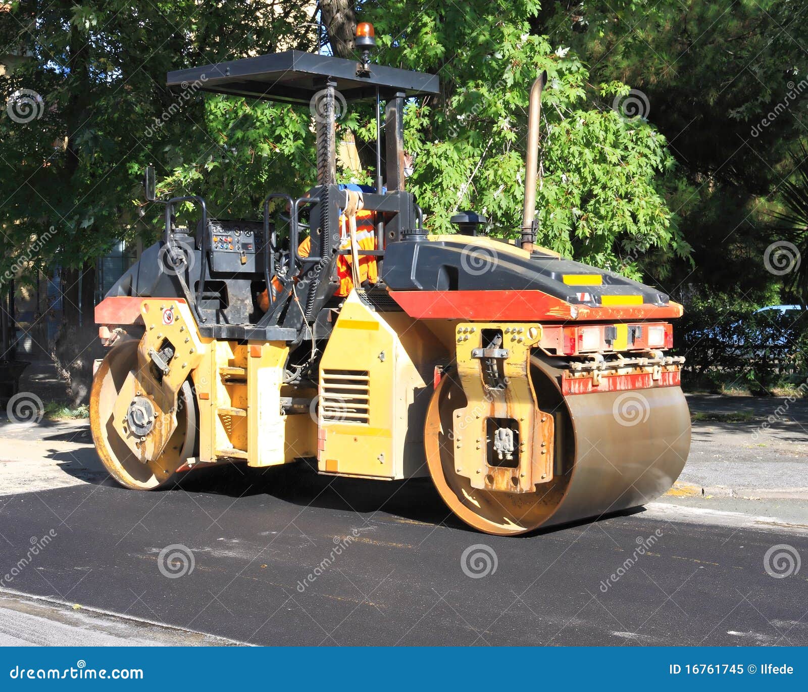 Road roller on asphalt stock image. Image of roll, pressure - 16761745
