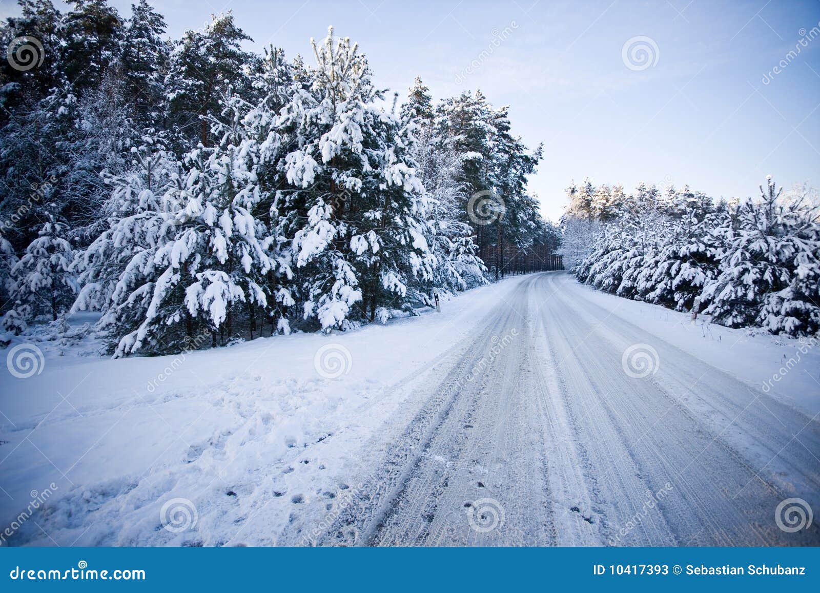 Road scene in winter stock image. Image of tradition - 10417393