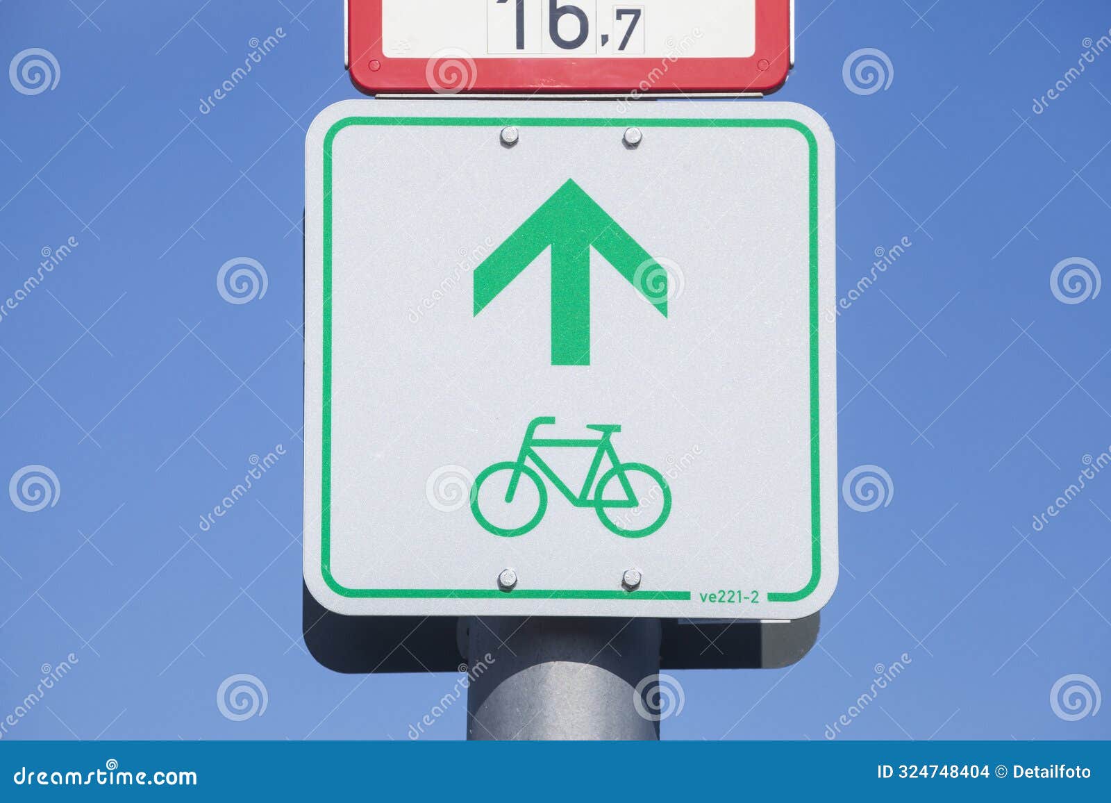 Road Sign Cycle Path - Intermediate Signpost, Arrow Signpost Stock ...