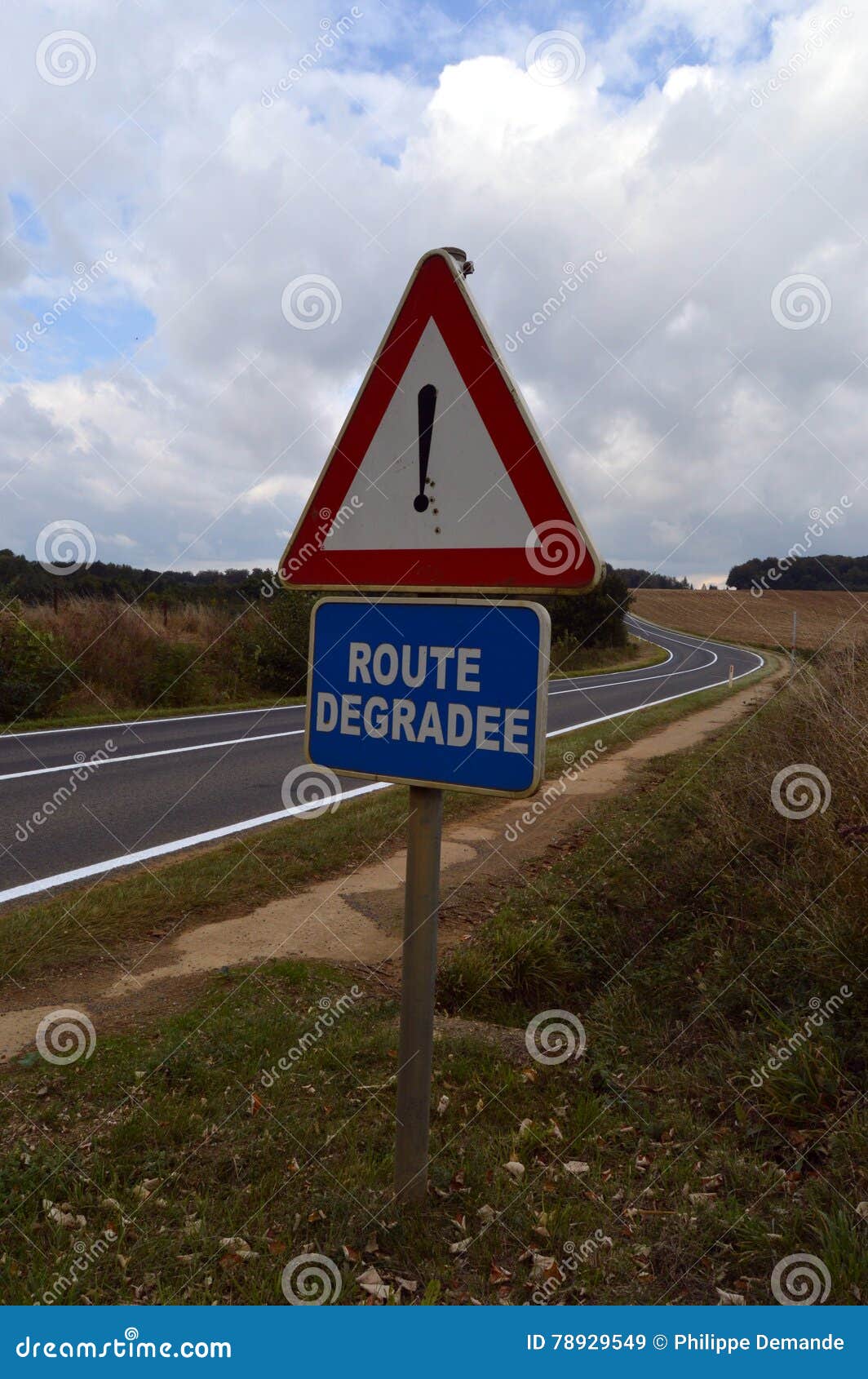Road Sign Exclamation Mark Stock Images - Download 467 Royalty Free Photos