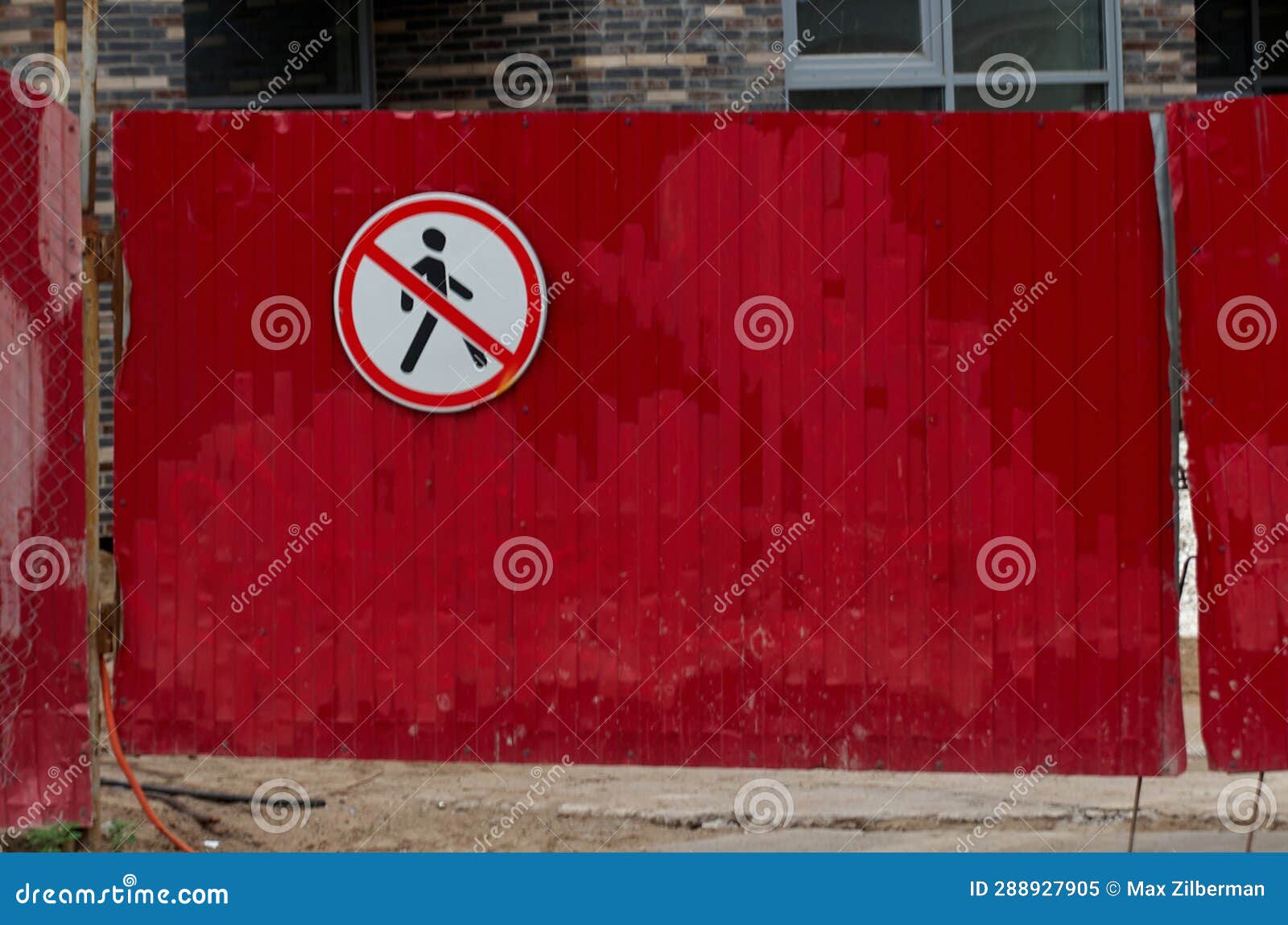 Passage Closed Sign - Silhouette Of A Man In A Red Circle Stock Image ...