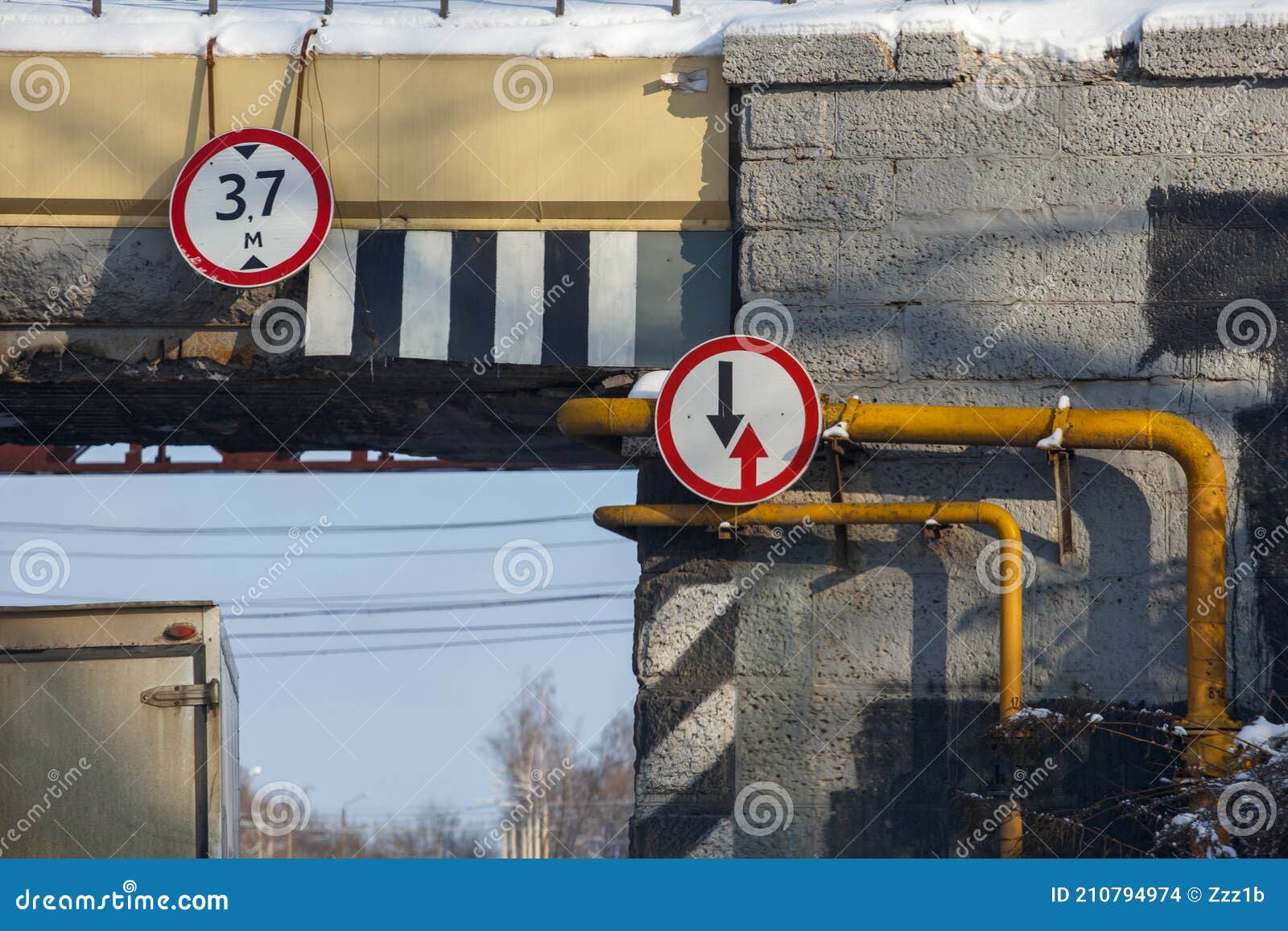 Road Signs Under Railroad Bridge Over Road - Yield and 3 Meter Maximum ...
