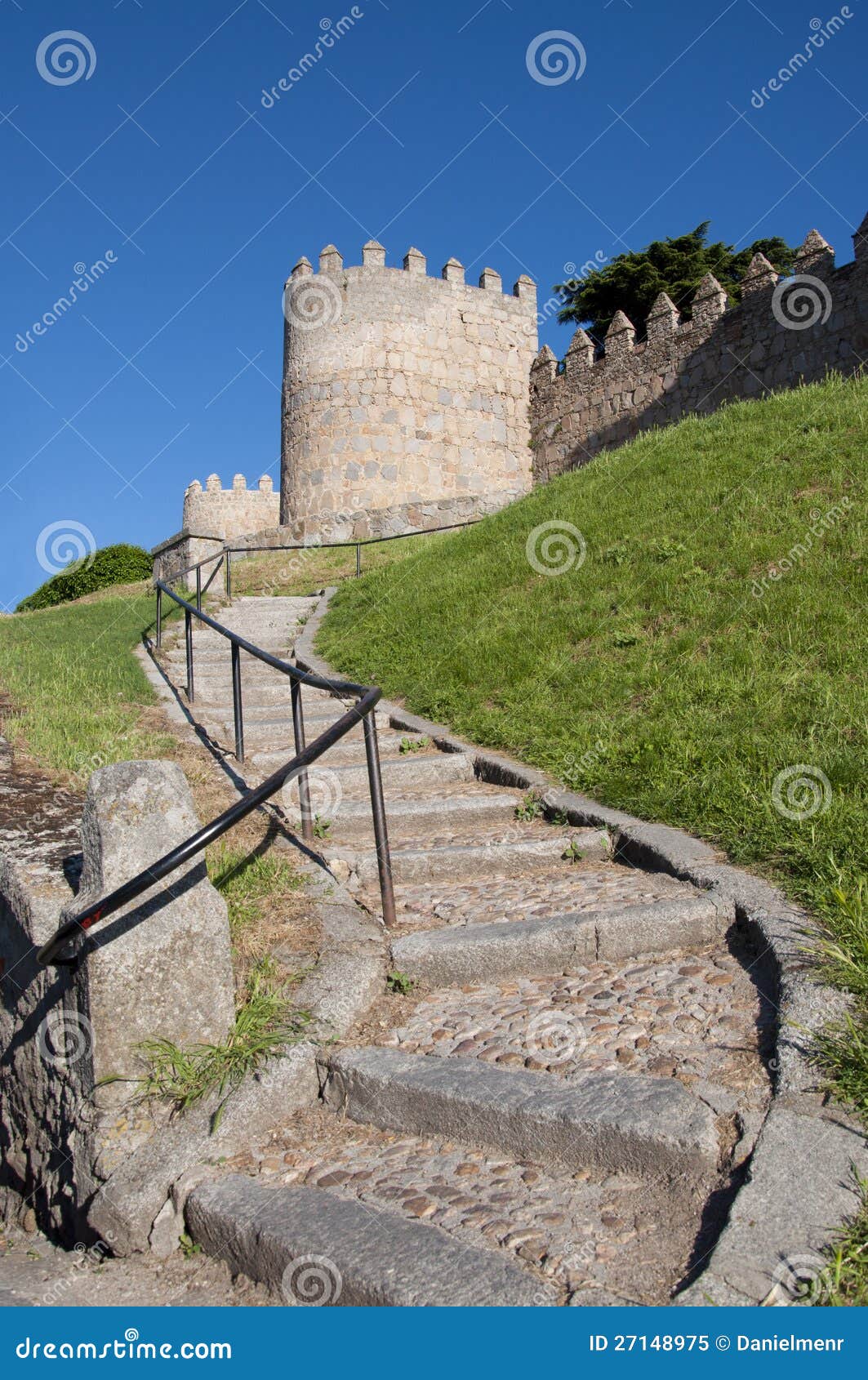 Road to the castle stock image. Image of sunny, europe - 27148975