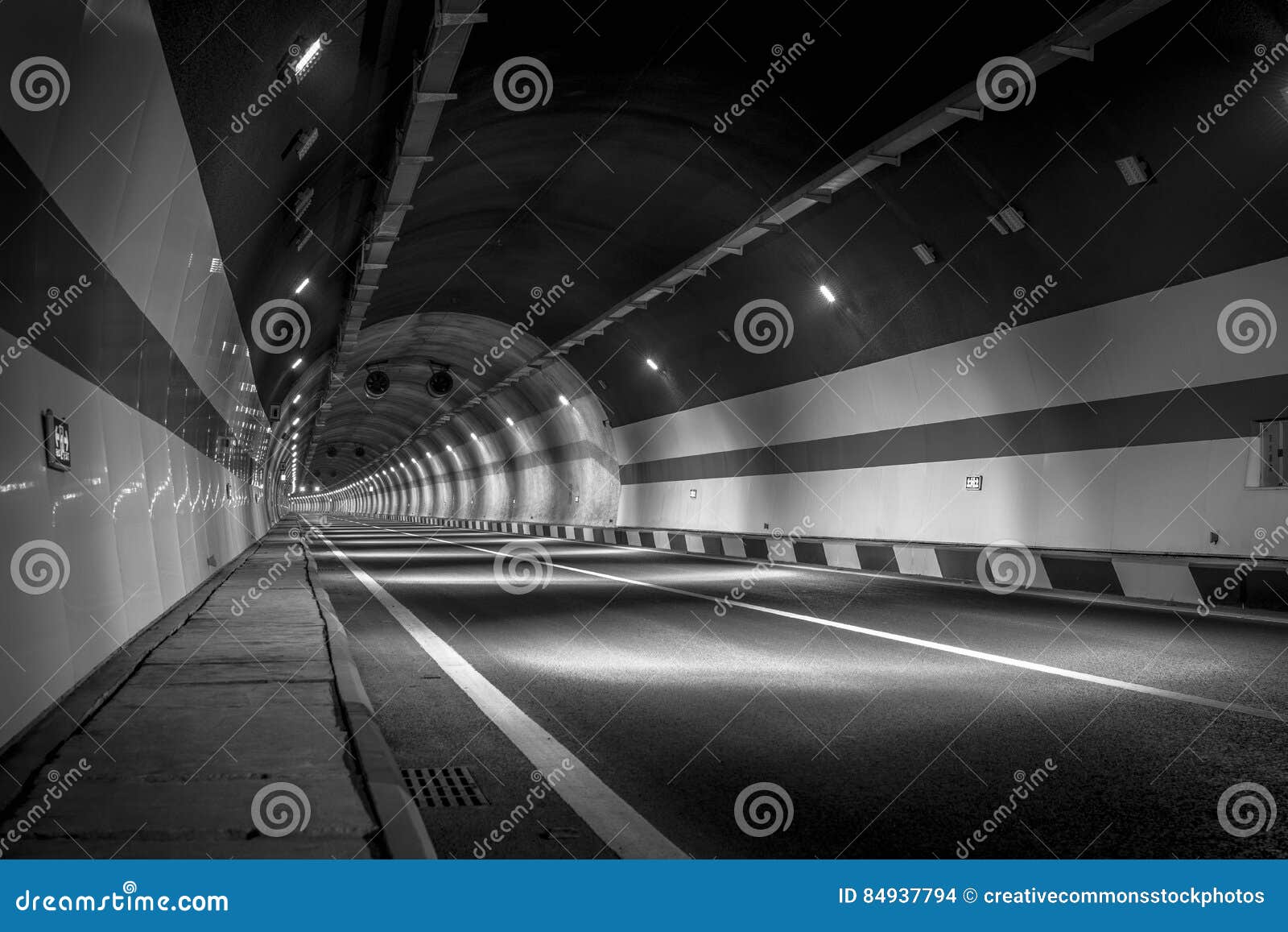 Road Tunnel Picture. Image: 84937794