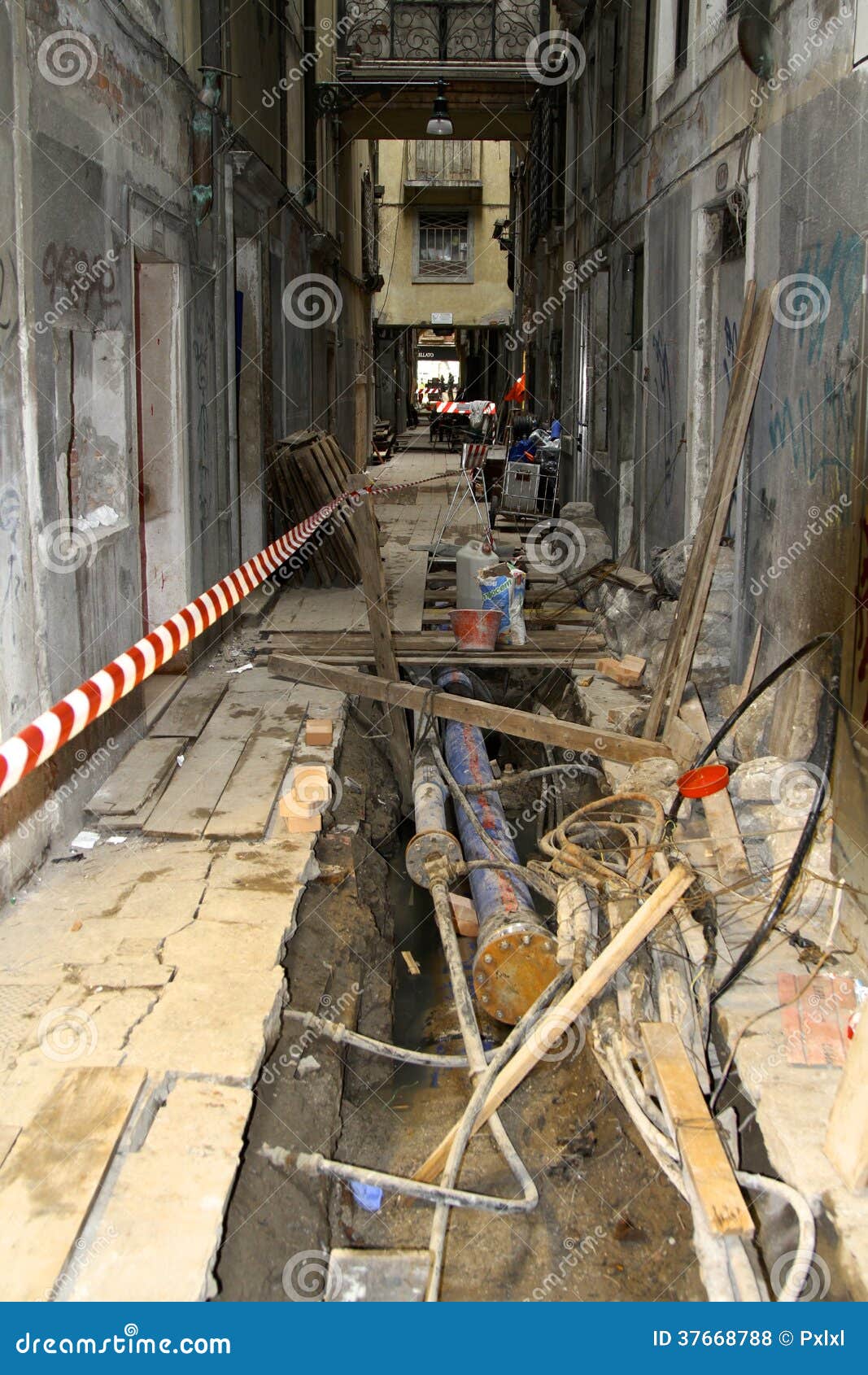 Road under construction editorial stock photo. Image of commons - 37668788