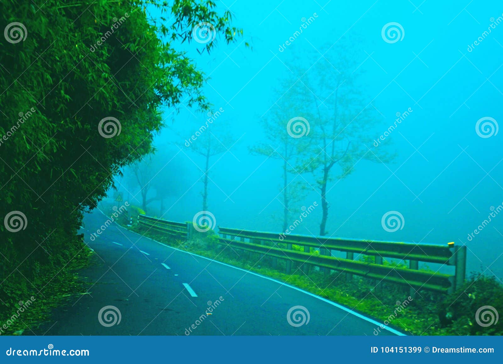 ROAD of VALPARAI with MIST stock image. Image of spot - 104151399