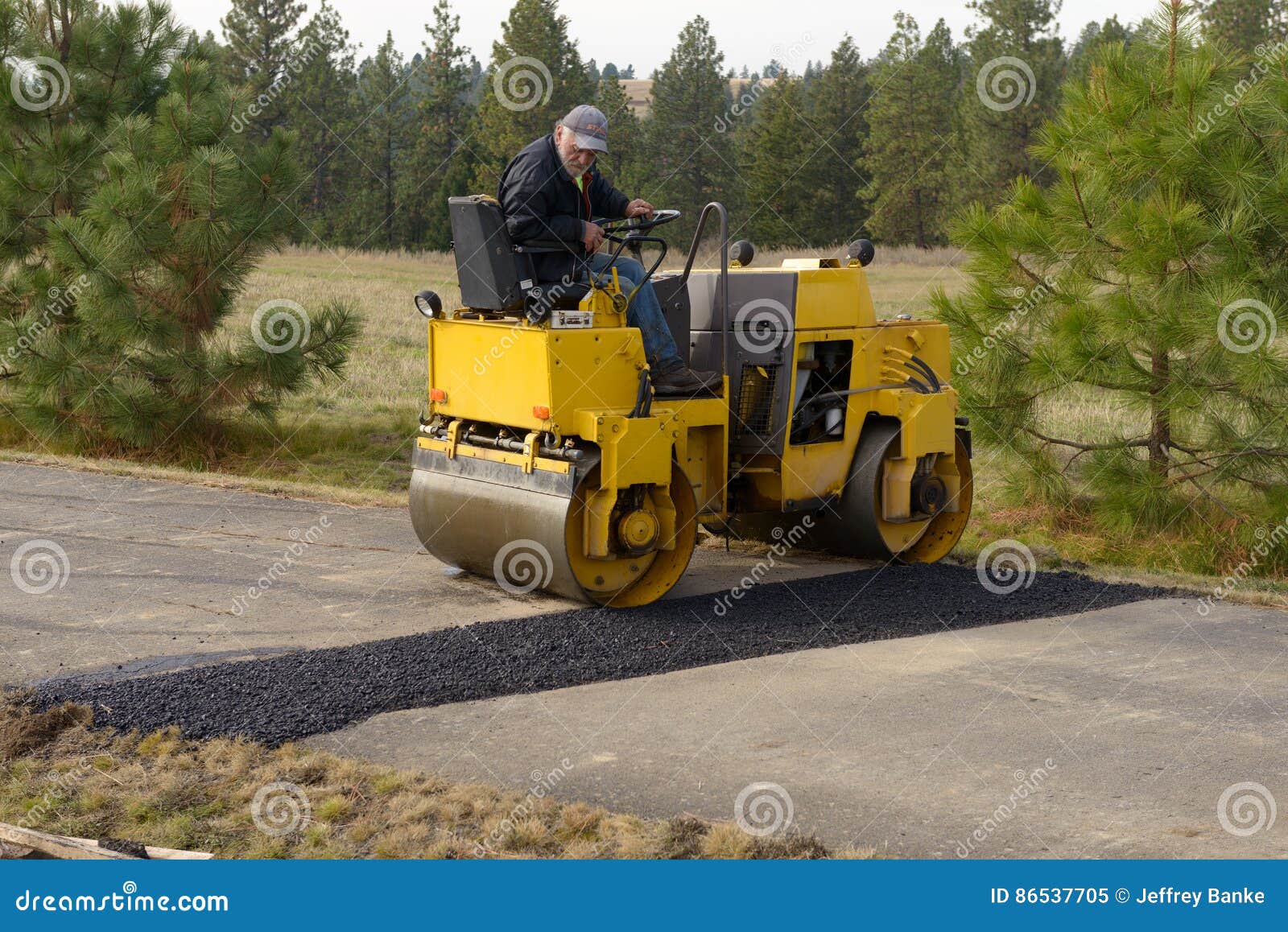 Road Workers Fixing Driveway Editorial Image - Image of tools, highway ...