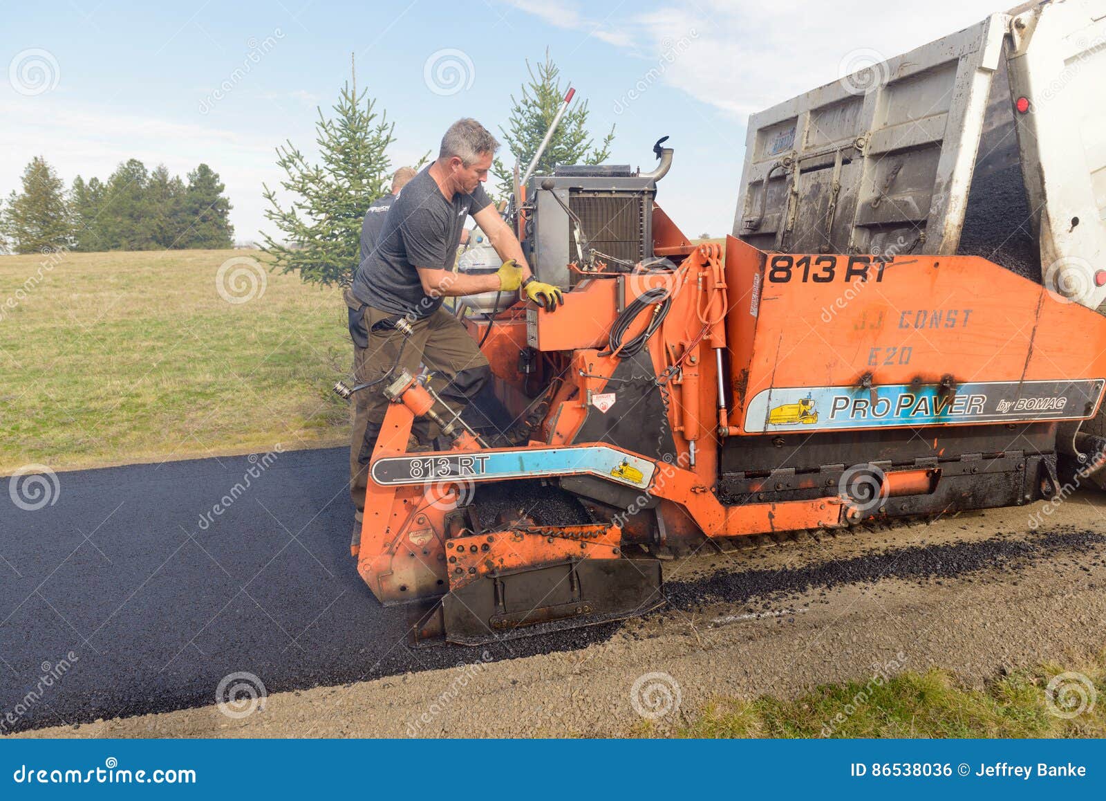 Road Workers Fixing Driveway Editorial Photo - Image of construction ...