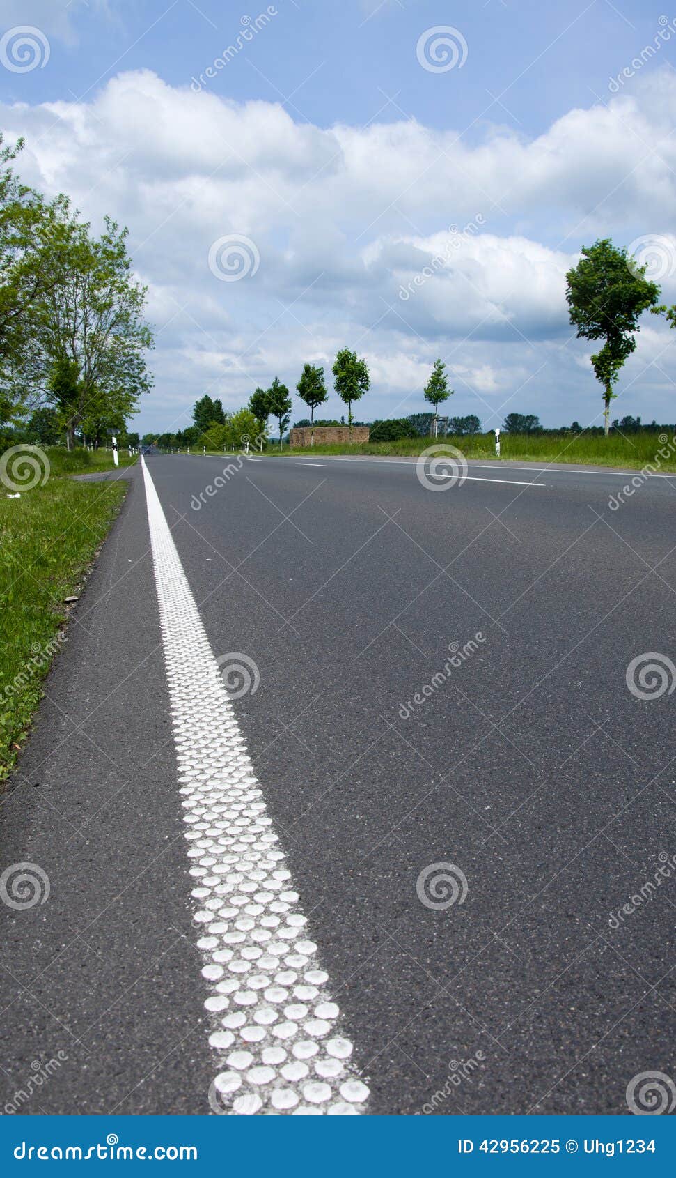 Roadside Marking stock image. Image of white, lane, roadside - 42956225