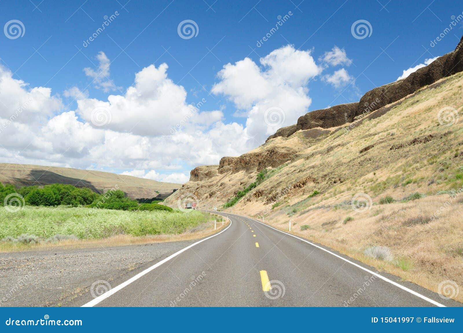 Roadside rock cliff stock image. Image of beautiful, stone - 15041997