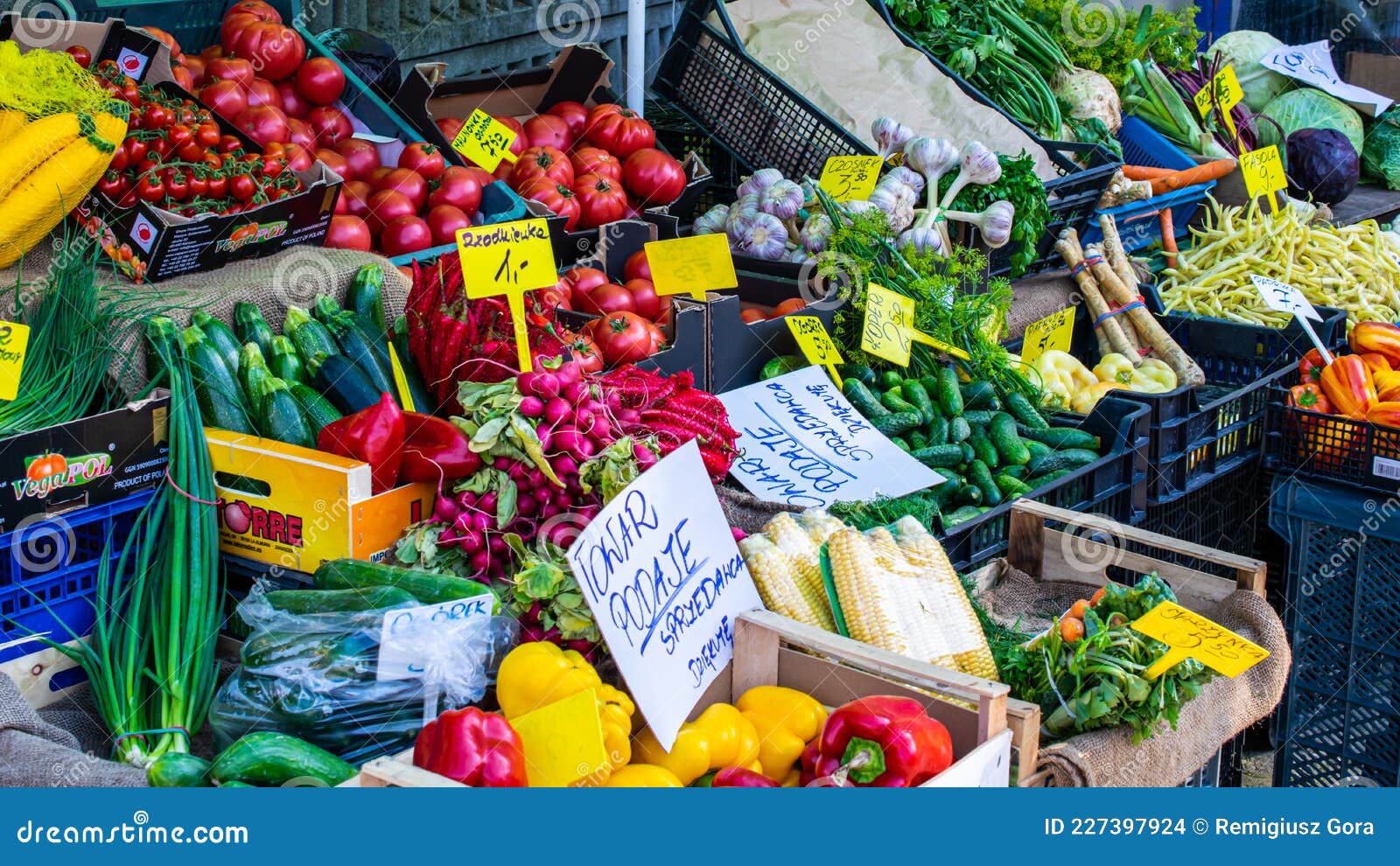 Roadside Vegetable and Fruit Stall Editorial Stock Image - Image of ...