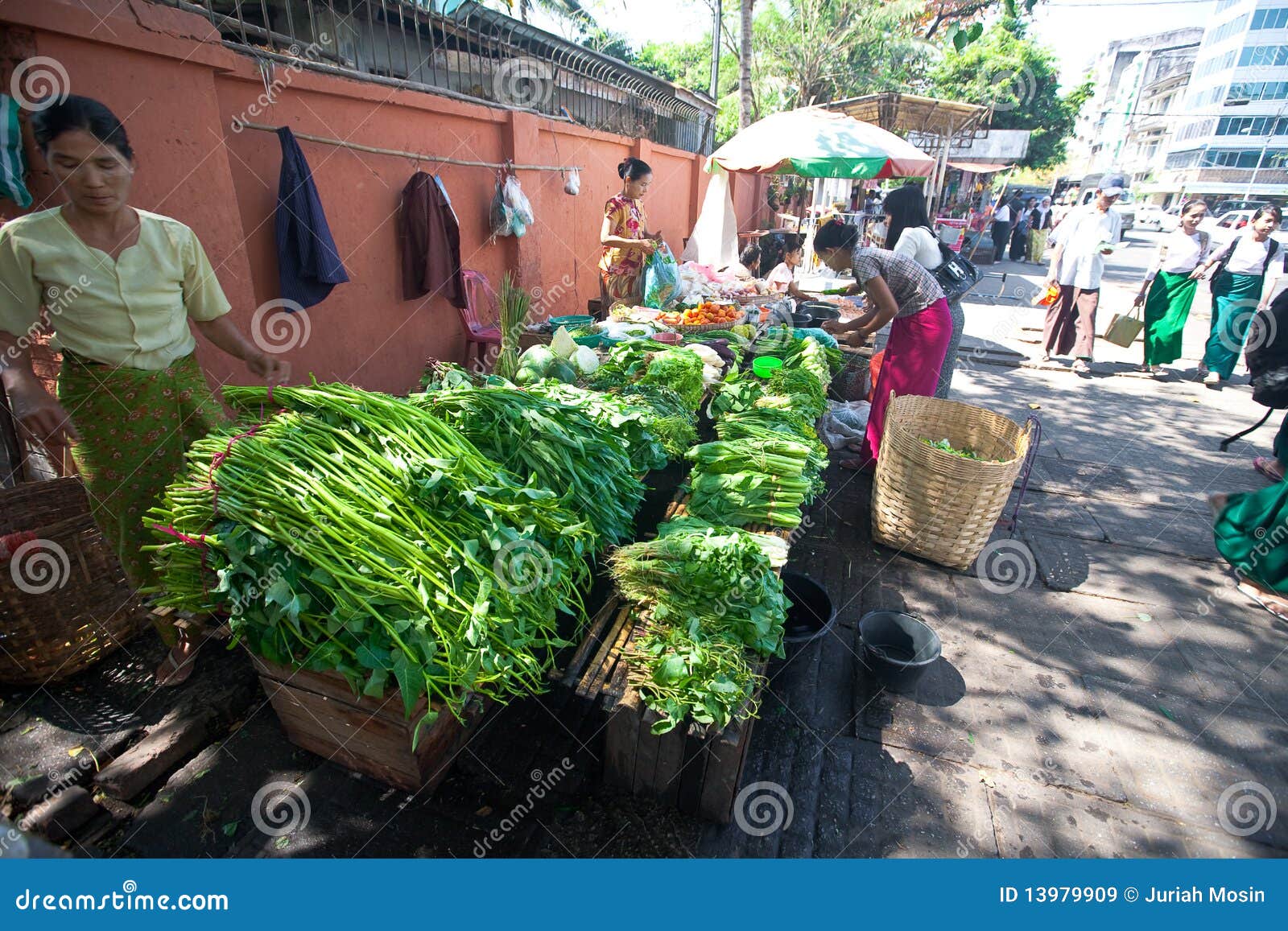 Roadside Vegetable Stalls Selling Fresh Produce Editorial Stock Image ...