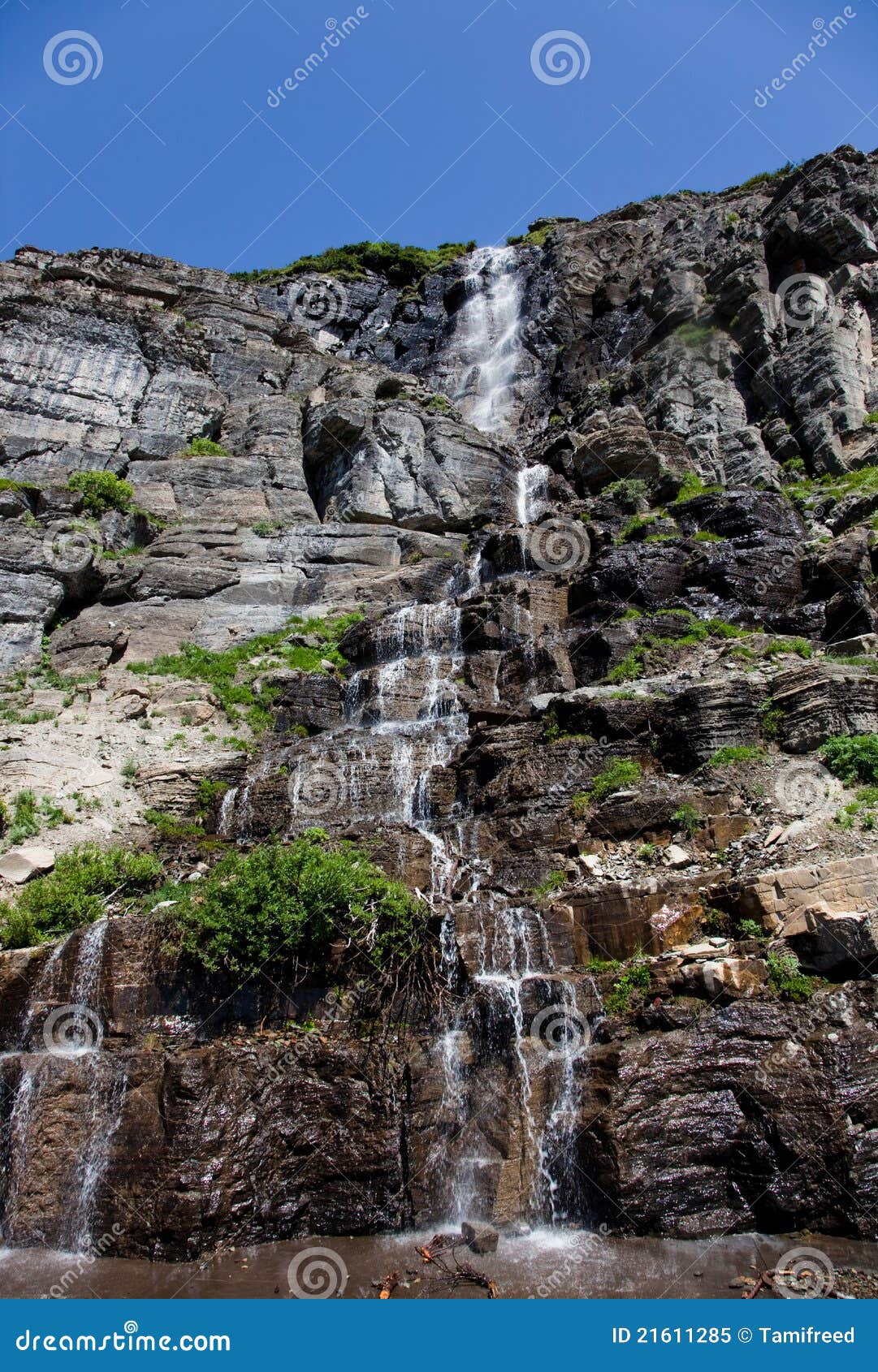 Roadside Waterfall stock image. Image of beauty, park - 21611285