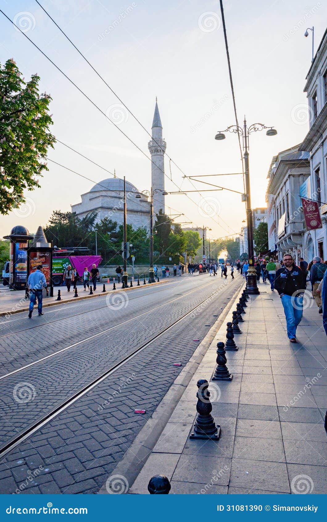 The roadway of Istanbul. editorial image. Image of destinations - 31081390