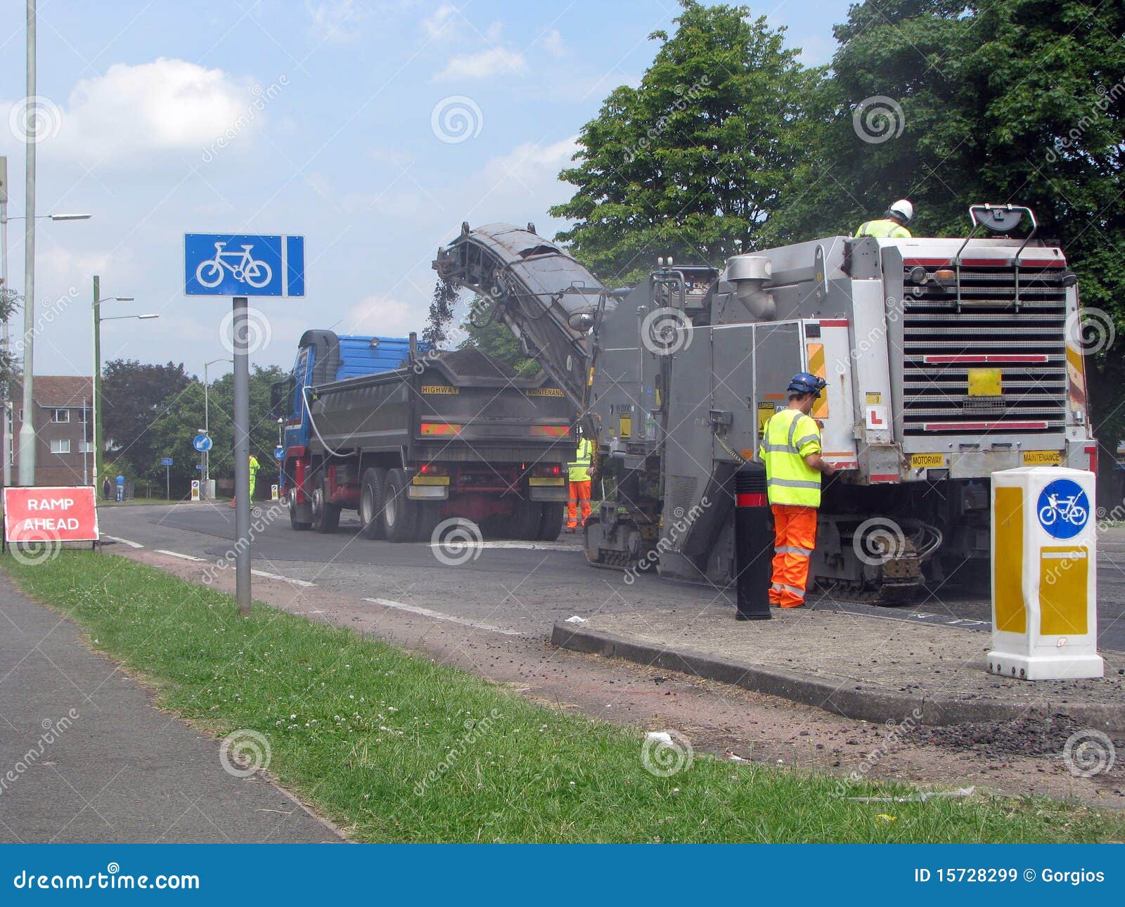 Roadworks editorial stock image. Image of workers, street - 15728299