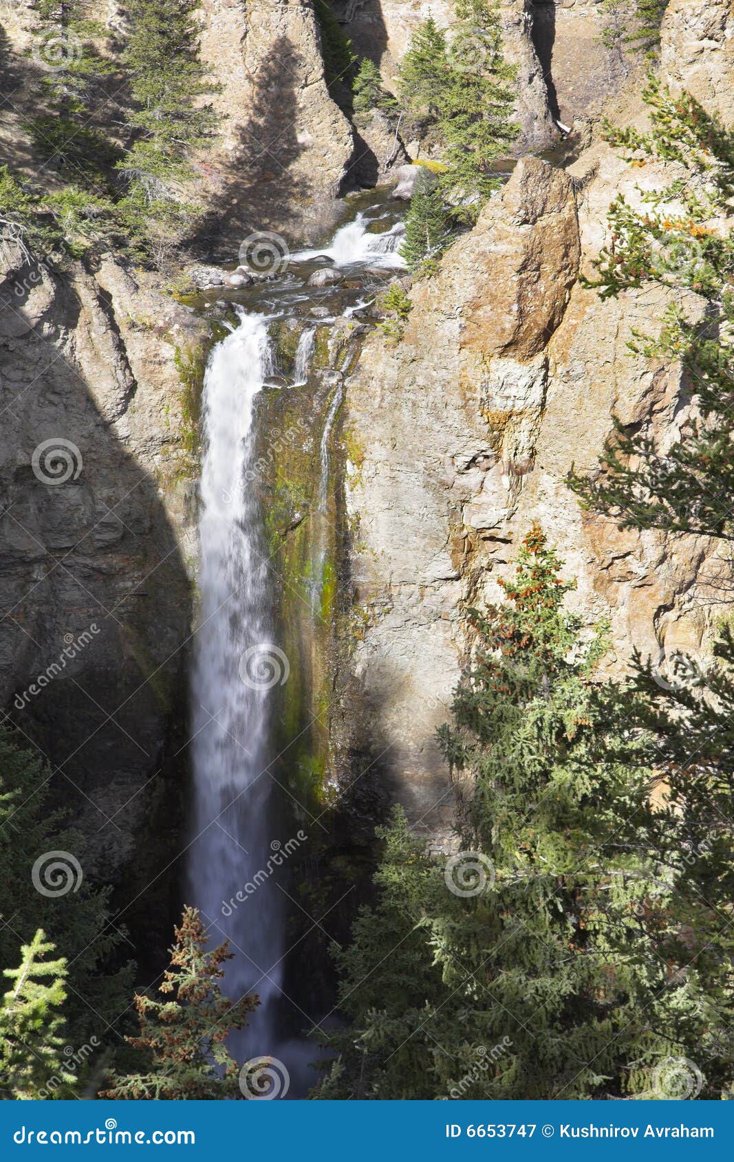 Roaring cascade falls stock image. Image of flowing, rock - 6653747