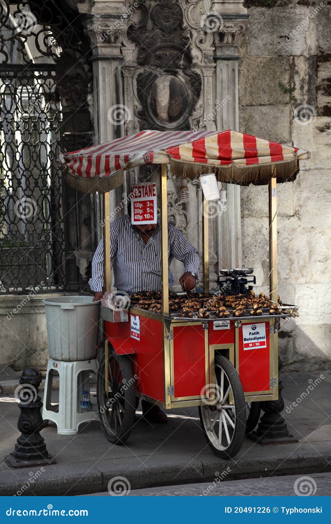 Roasted Chestnut Vendor, Istanbul Editorial Photo - Image of pushcart ...