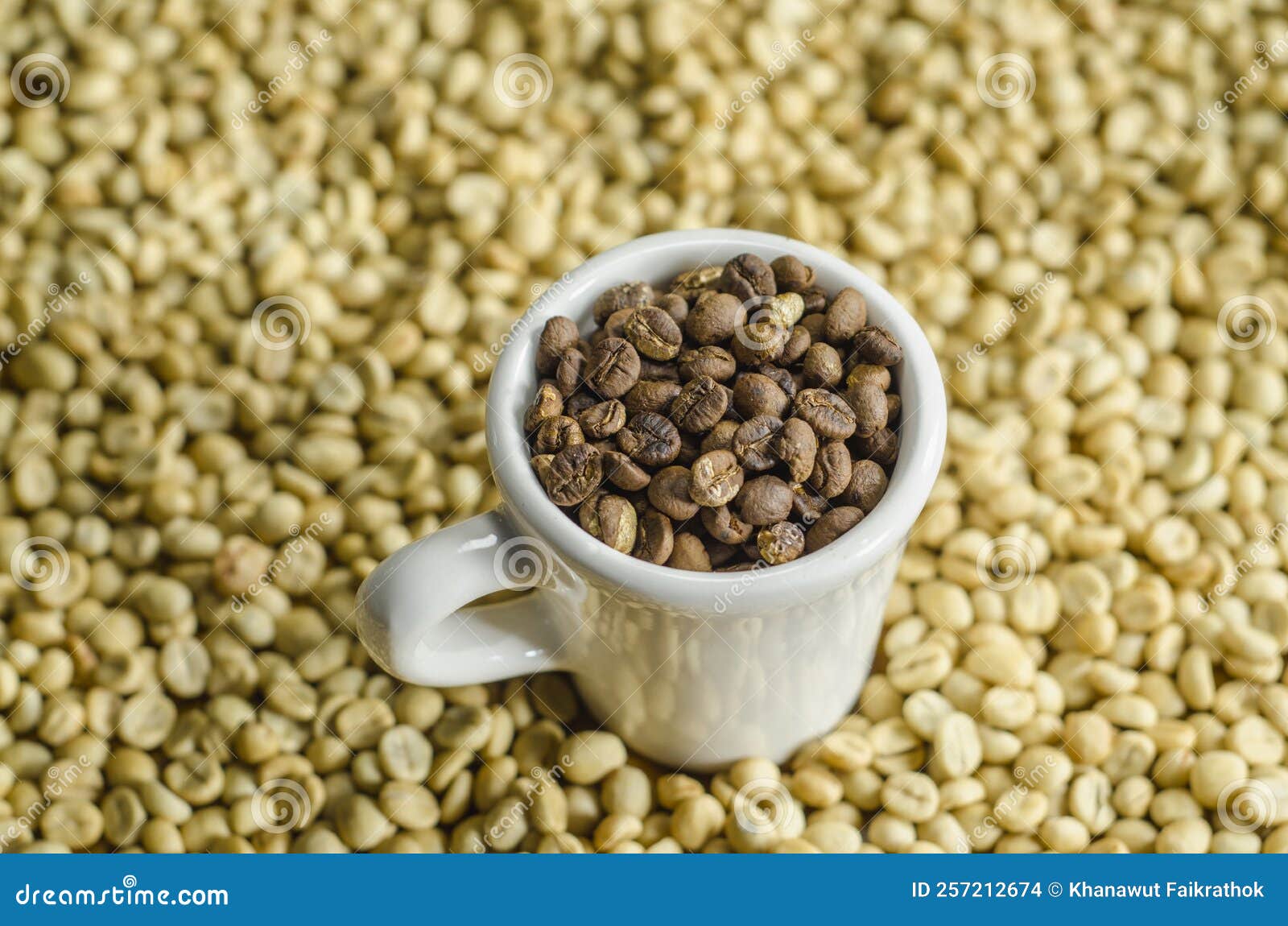 Roasted Coffee Beans in Cup Stock Photo - Image of heap, vintage: 257212674