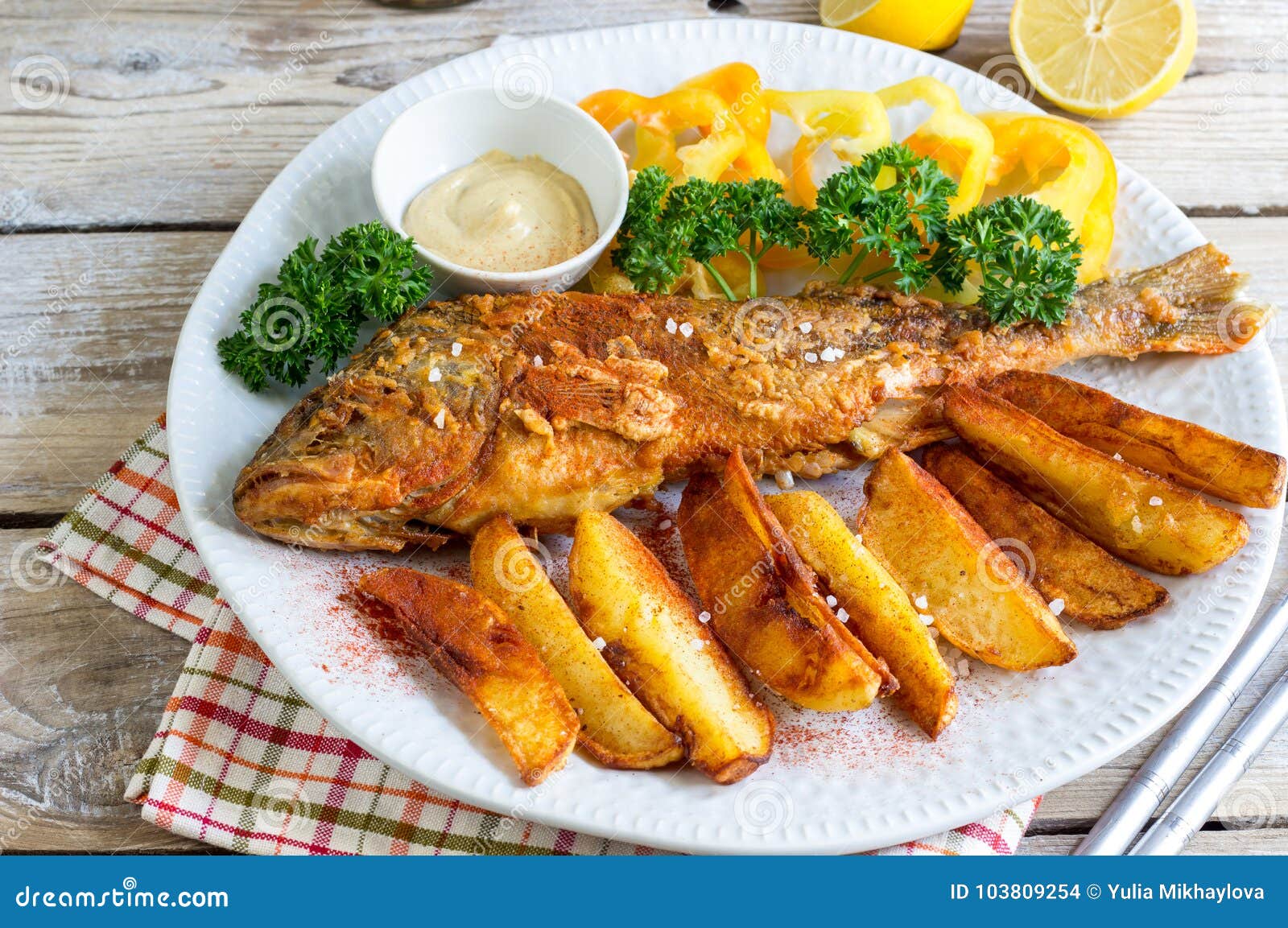 Crispy Fish with Potatoes Chips Stock Photo - Image of fish, seafood ...