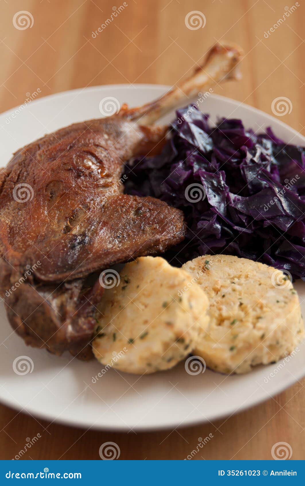 272 Braised Bird Stock Photos - Free & Royalty-Free Stock Photos from ...
