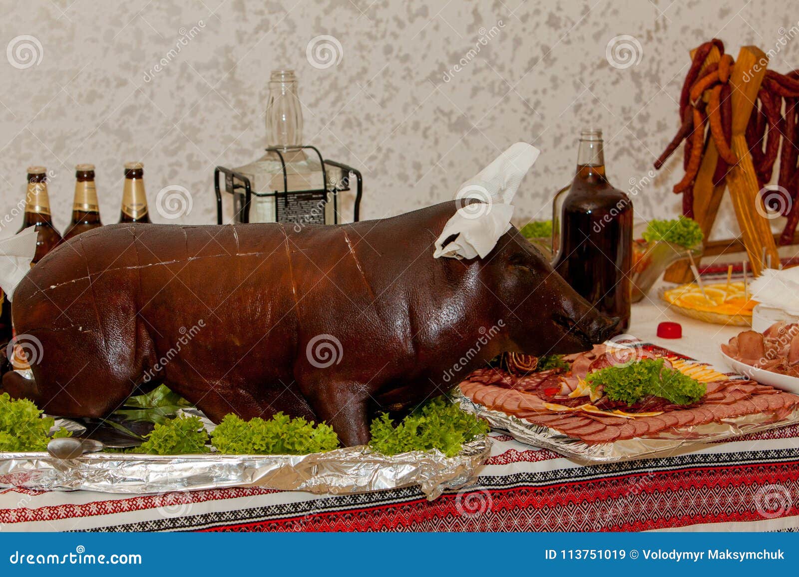 Roasted Whole Pig on Table. Side View Stock Image - Image of dinner ...