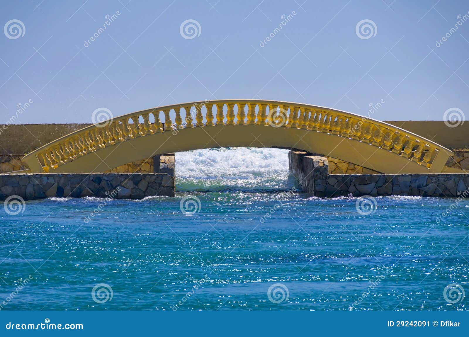 Roatan Bridge stock image. Image of bridge, sunny, foot - 29242091