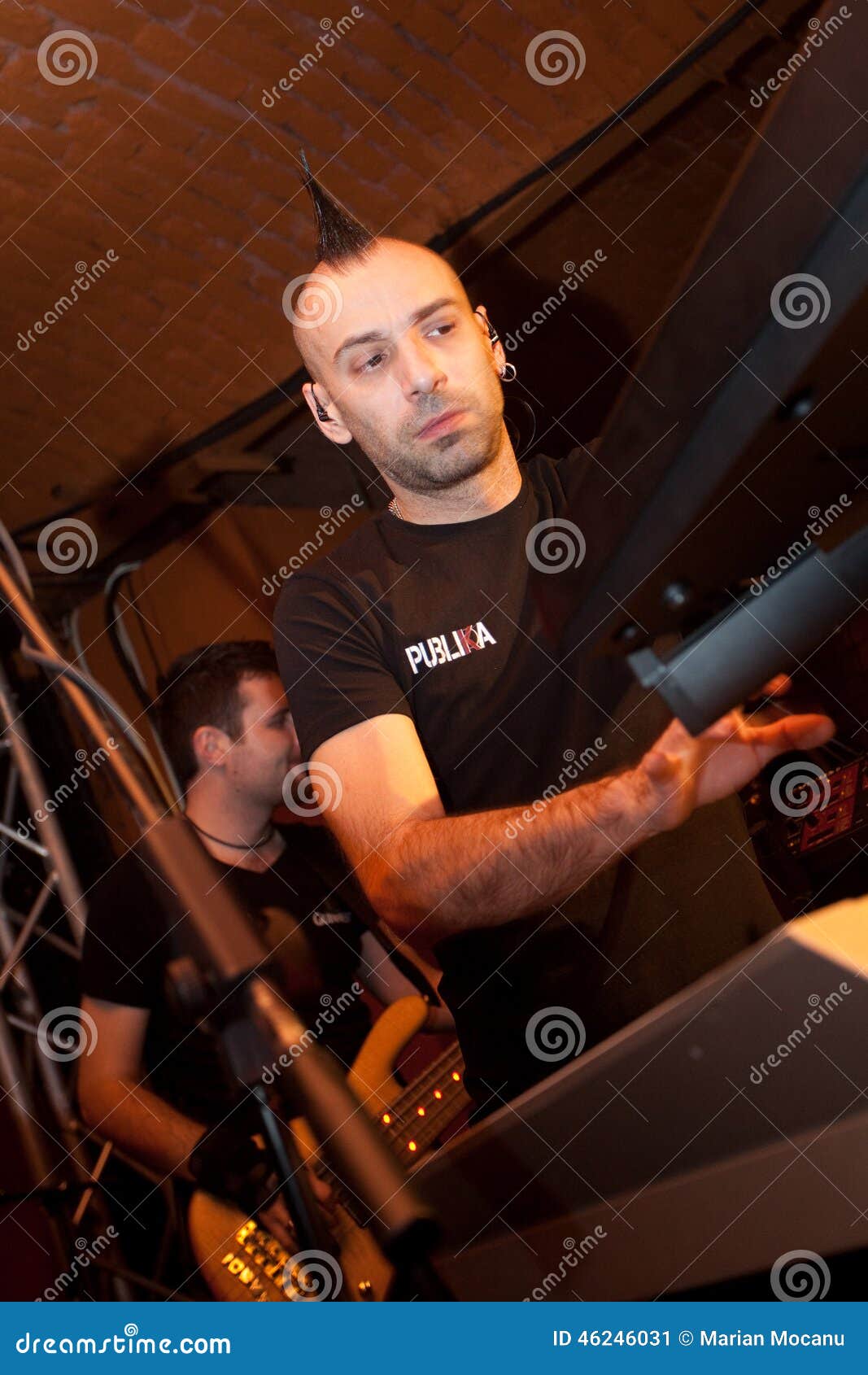 Robby G editorial photo. Image of microphone, show, band - 46246031