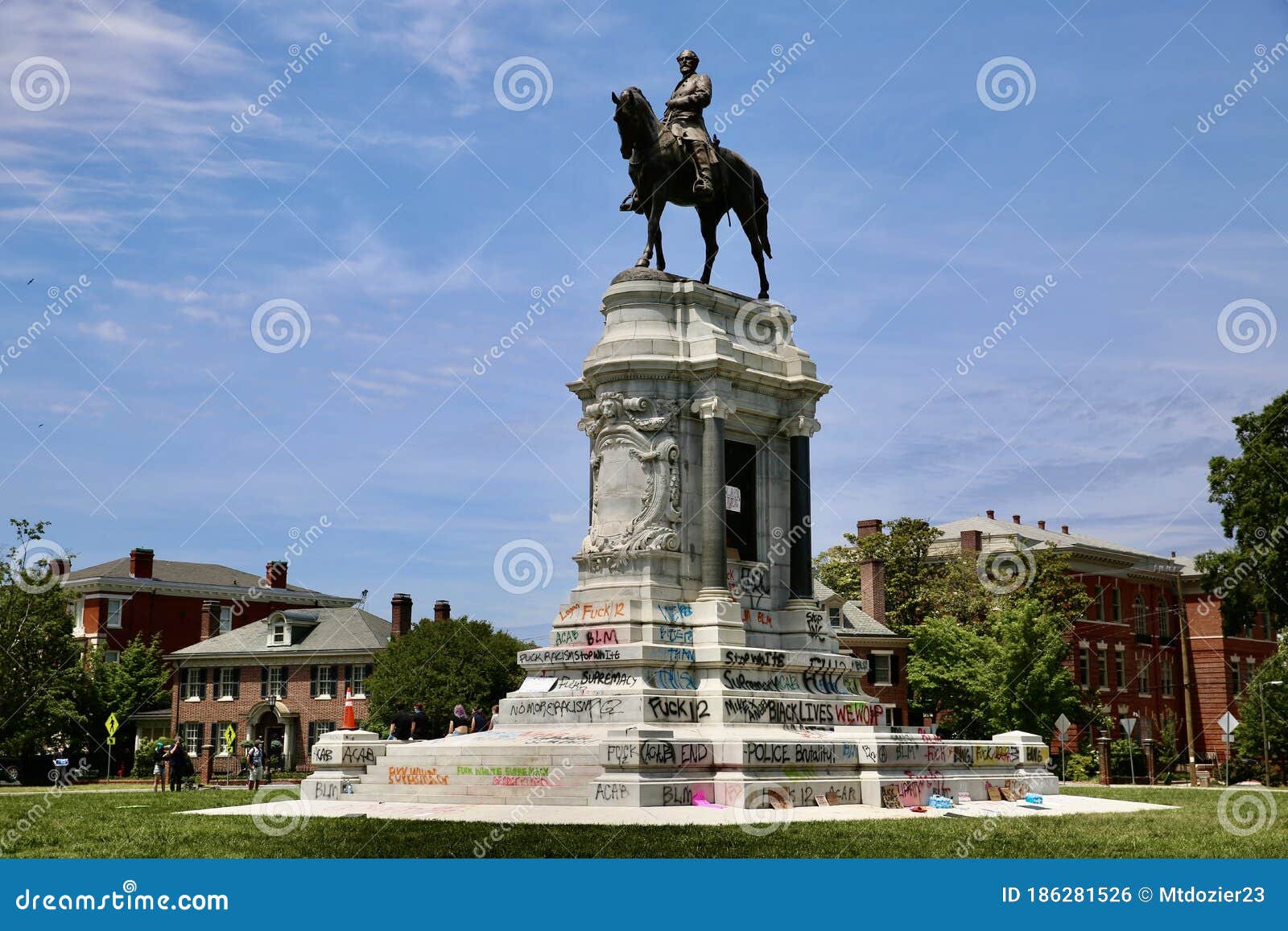Robert E. Lee Statue II, Richmond, Virginia Editorial Photo - Image of ... Robert E. Lee Statue II, Richmond, Virginia Editorial Photo - Image of ...