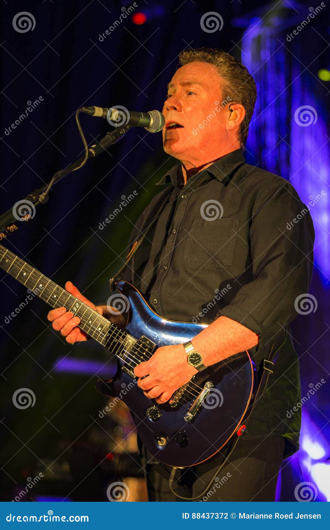 Robin Campbell of UB40 editorial photography. Image of band - 88437372