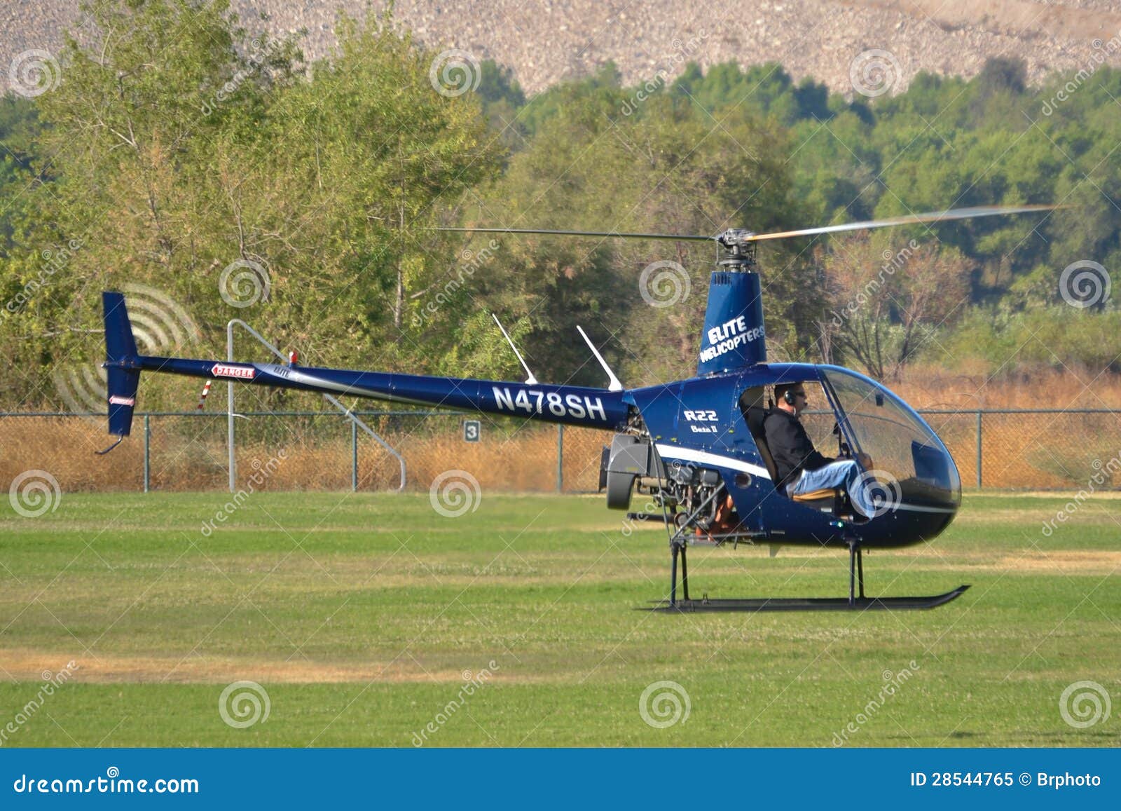 Robinson R22 Beta II editorial image. Image of fuel, helicopter - 28544765