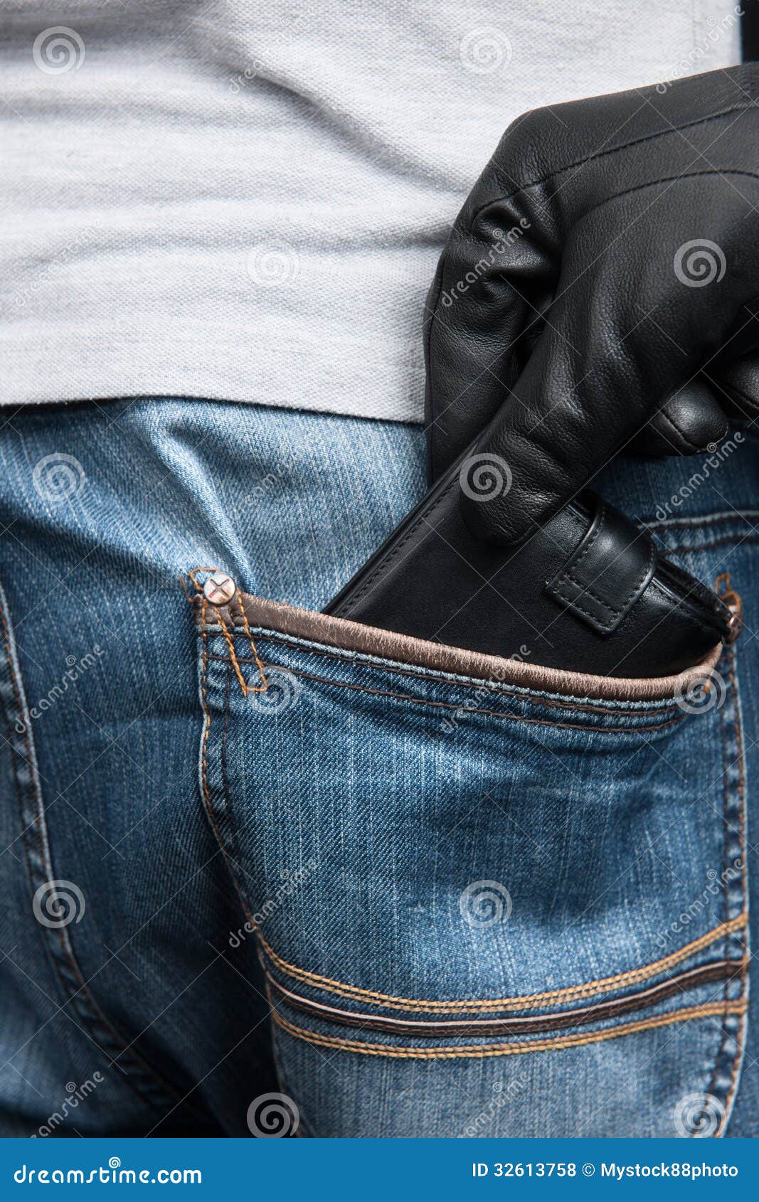 Robo de una cartera. foto de archivo. Imagen de hombres - 32613758