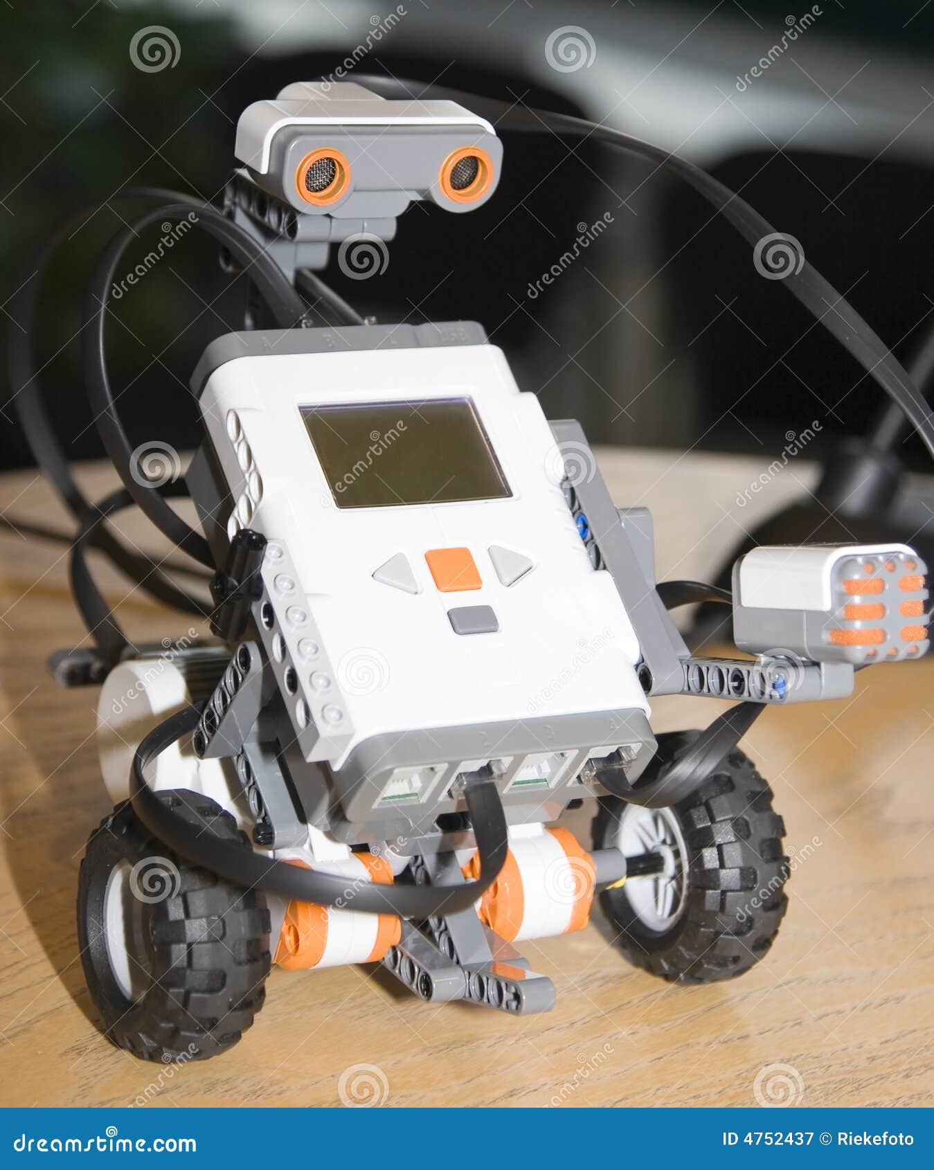 Robot in action editorial photography. Image of elements - 4752437