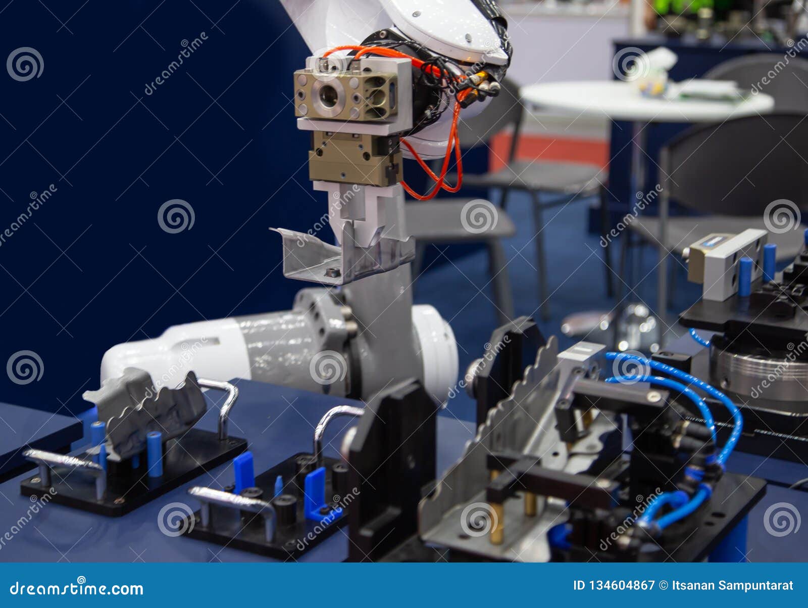 Robot Arm Loading / Unloading Object Stock Image - Image of demonstrate ...