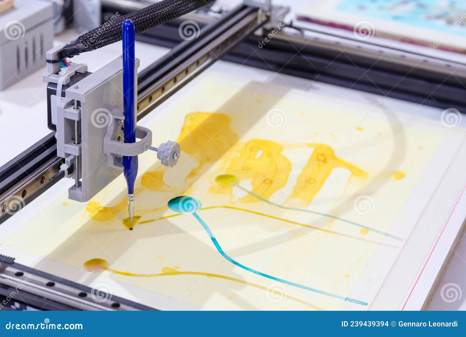 Robot artist painter stock photo. Image of paints, brush - 239439394