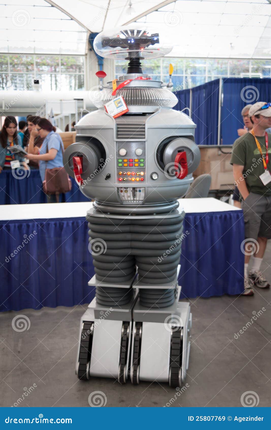 Robot at Comic Con editorial stock image. Image of hero - 25807769
