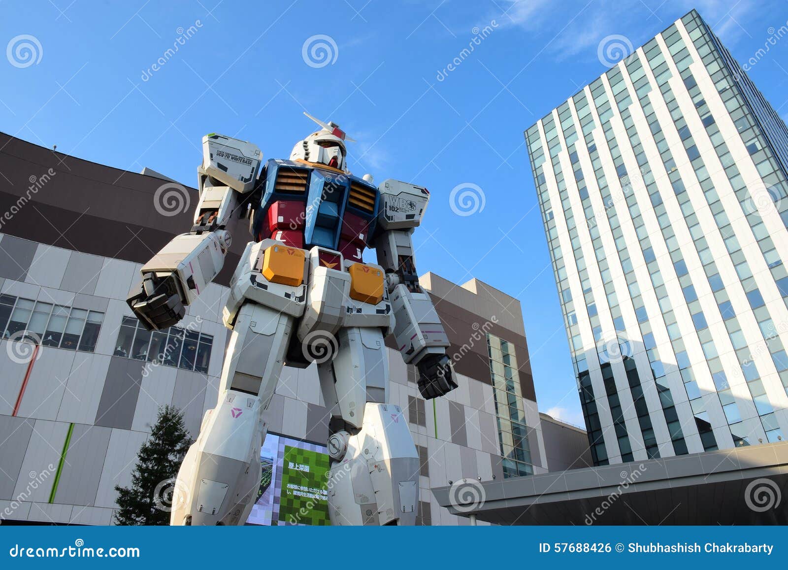 Robot géant à Tokyo photo éditorial. Image du grand, conception - 57688426