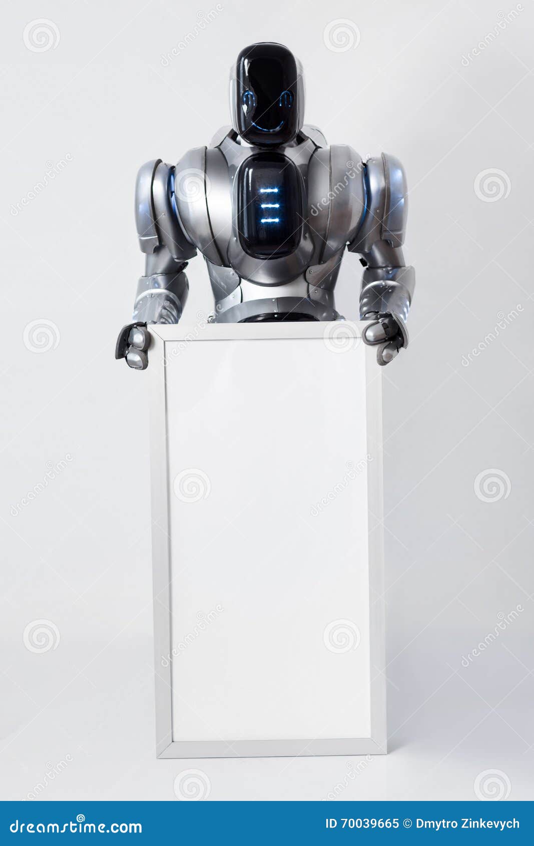 Robot Positivo Que Sostiene El Letrero Blanco Imagen de archivo ...