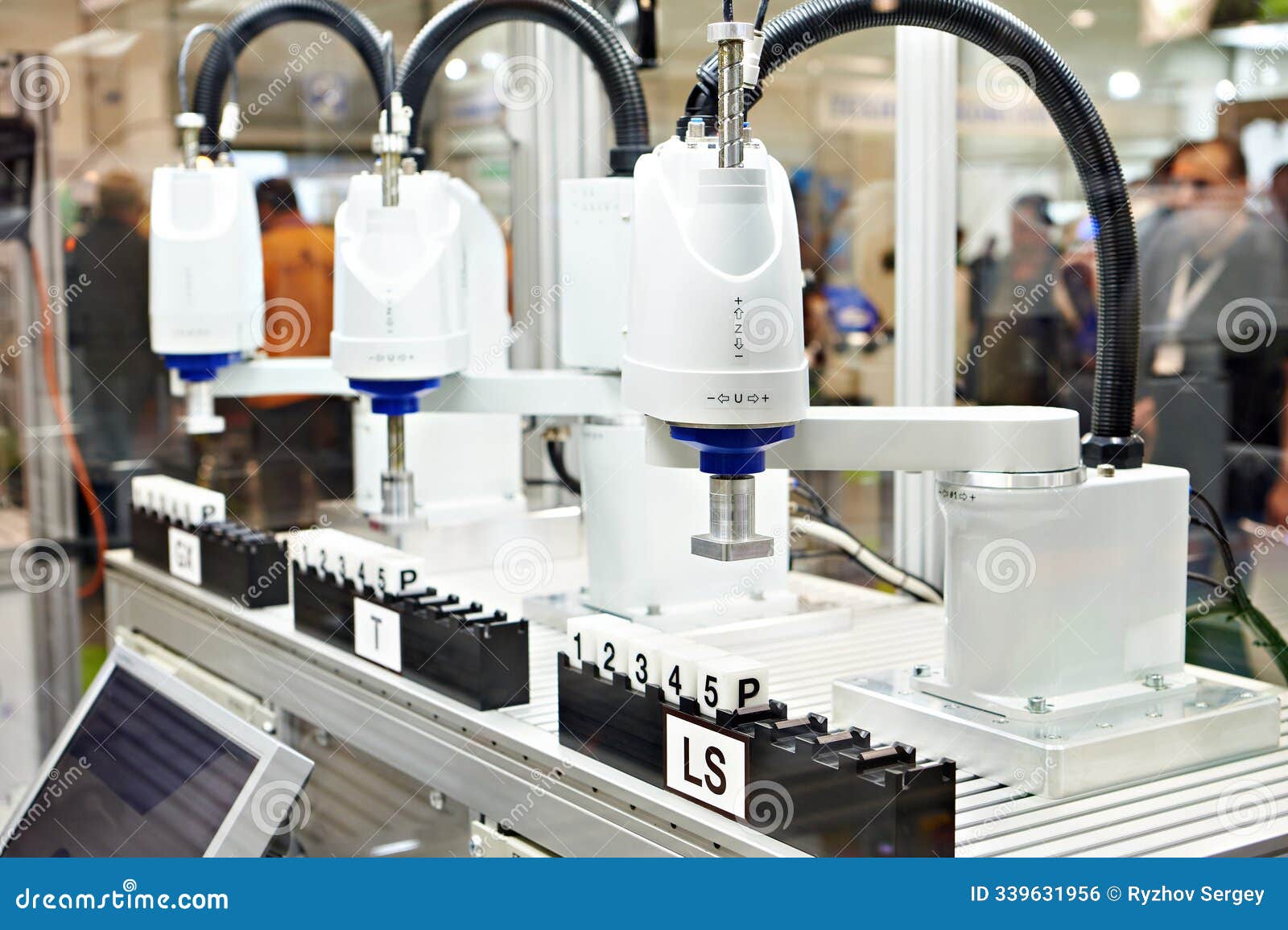 Robotic Arm Length Manipulators Editorial Photo - Image of manipulator ...