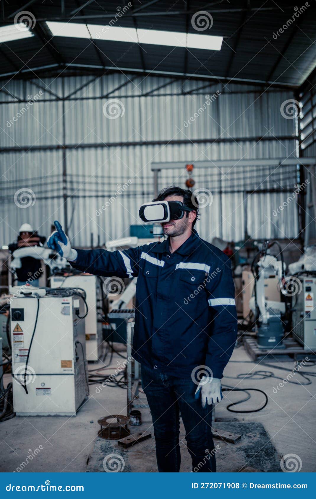 Robotics Experts Wear Virtual Reality Goggles To Help Teammates with ...