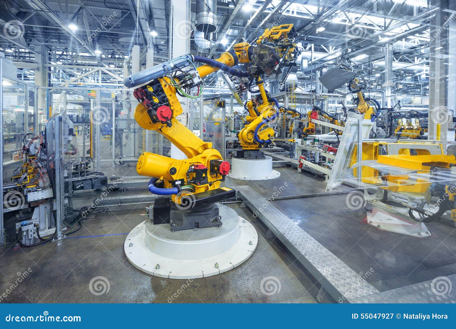 Robots Dans Une Usine De Voiture Image stock - Image du hydraulique ...