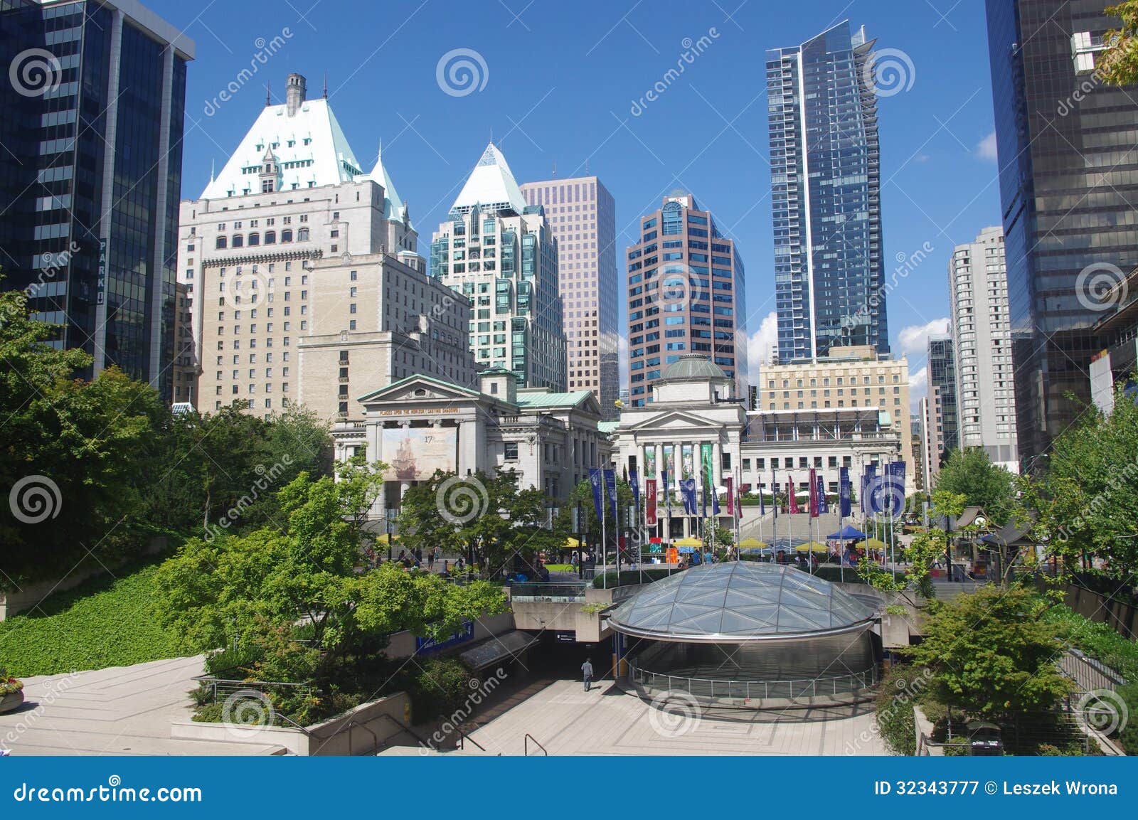 Robson Square stock image. Image of buildings, handicapped - 32343777