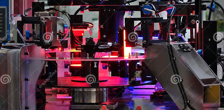 Robô industrial complexo foto de stock. Imagem de engenharia - 144973220