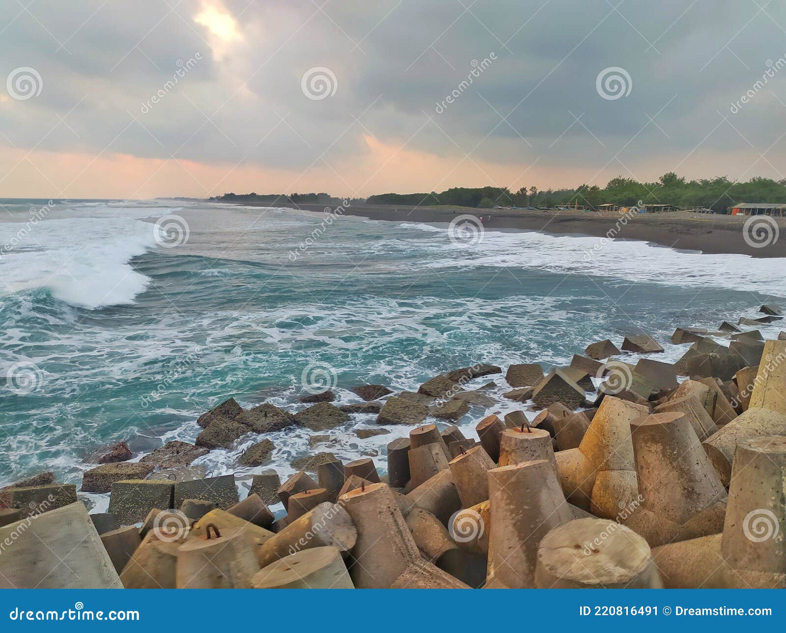 Roca de escudo imagen de archivo. Imagen de java, belleza - 220816491