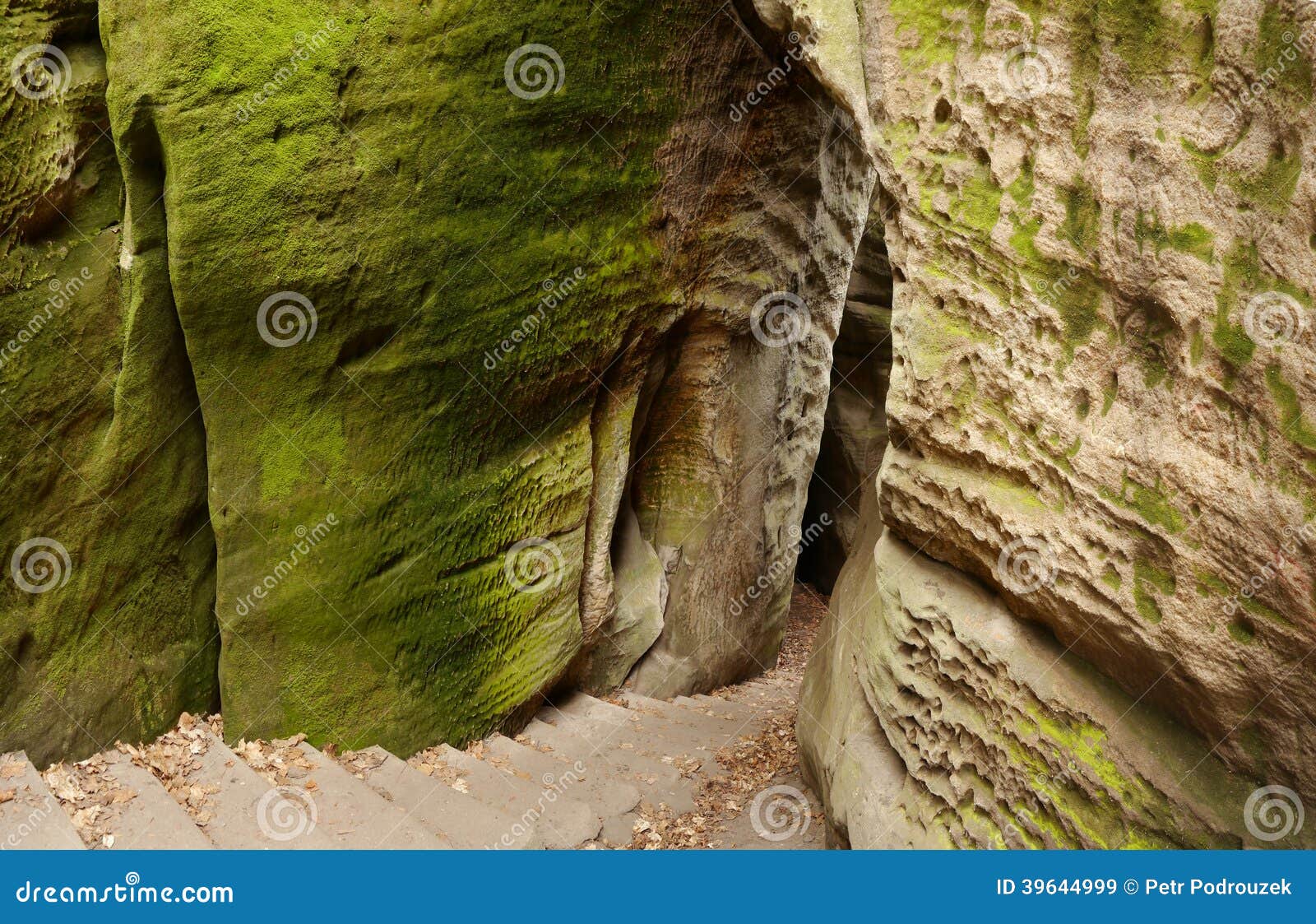Roca de la piedra arenisca imagen de archivo. Imagen de horizonte ...