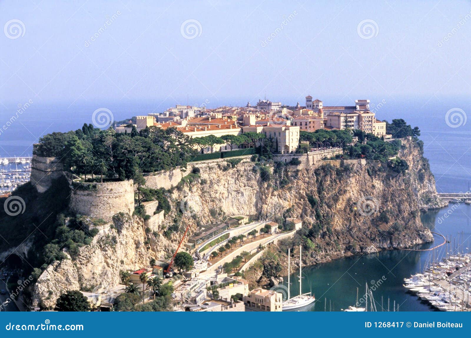 Roca de Mónaco imagen de archivo. Imagen de desarrollo - 1268417